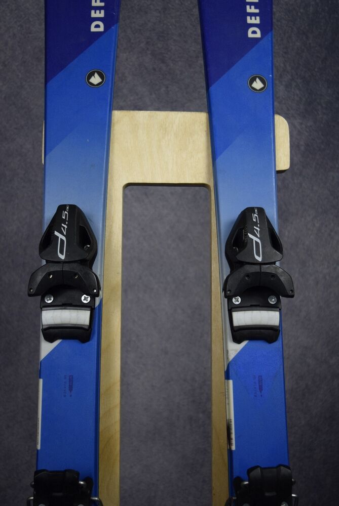 DEFIANCE FLASH JUNIOR SKIS SIZE 120 CM WITH 4.5 AC BINDINGS | SidelineSwap