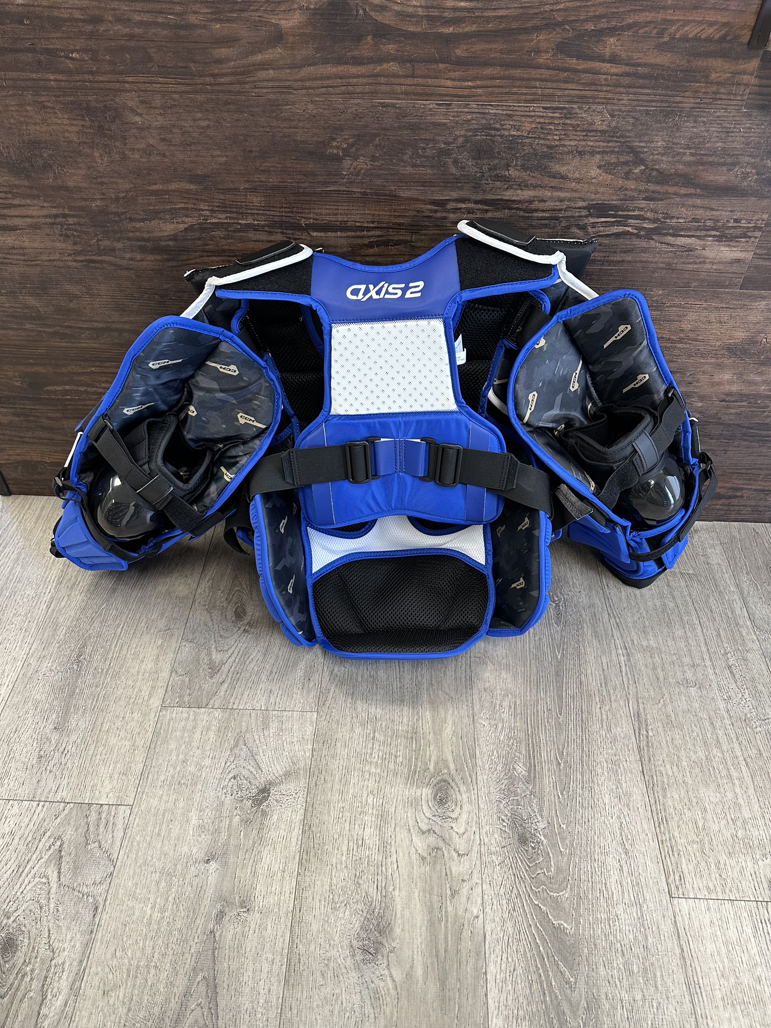 New Medium CCM Pro Stock Axis 2 Goalie Chest Protector | SidelineSwap