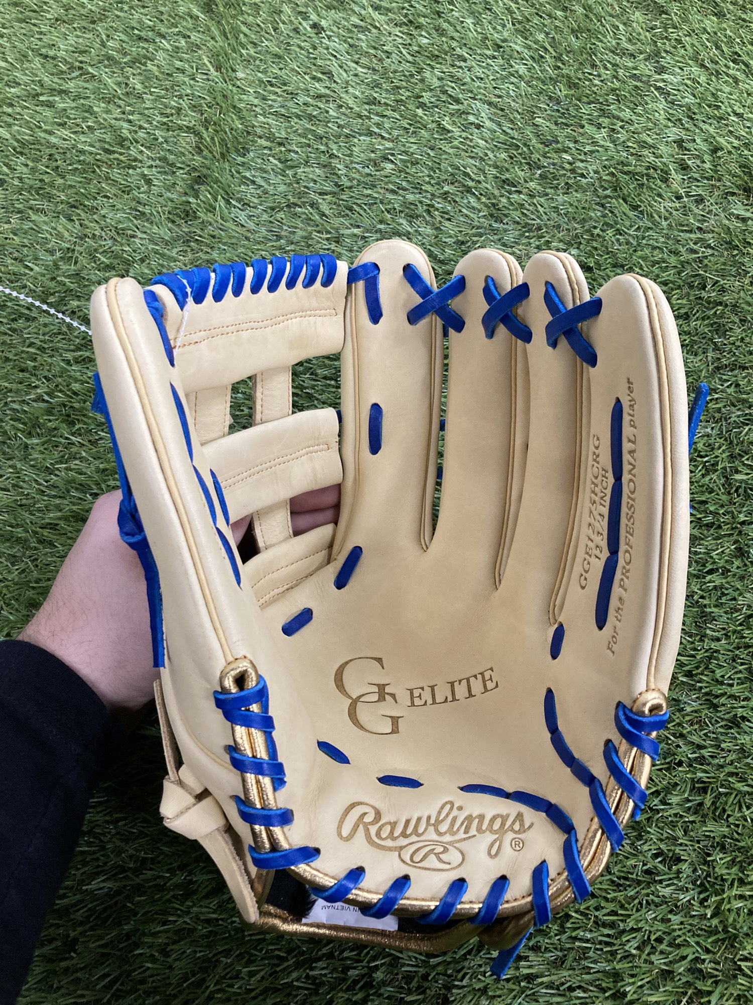 Used Rawlings Gold Glove Elite Right Hand Throw Baseball Glove 12.75" | SidelineSwap