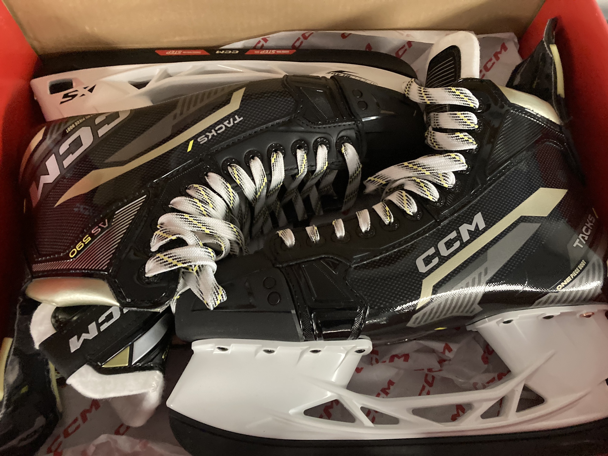 CCM Tacks AS590 Hockey Skate Size 11.5 Wide | SidelineSwap