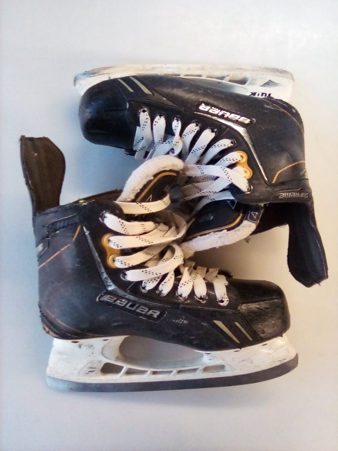 Used Bauer One .7 Junior 04 Ice Hockey Skates | SidelineSwap