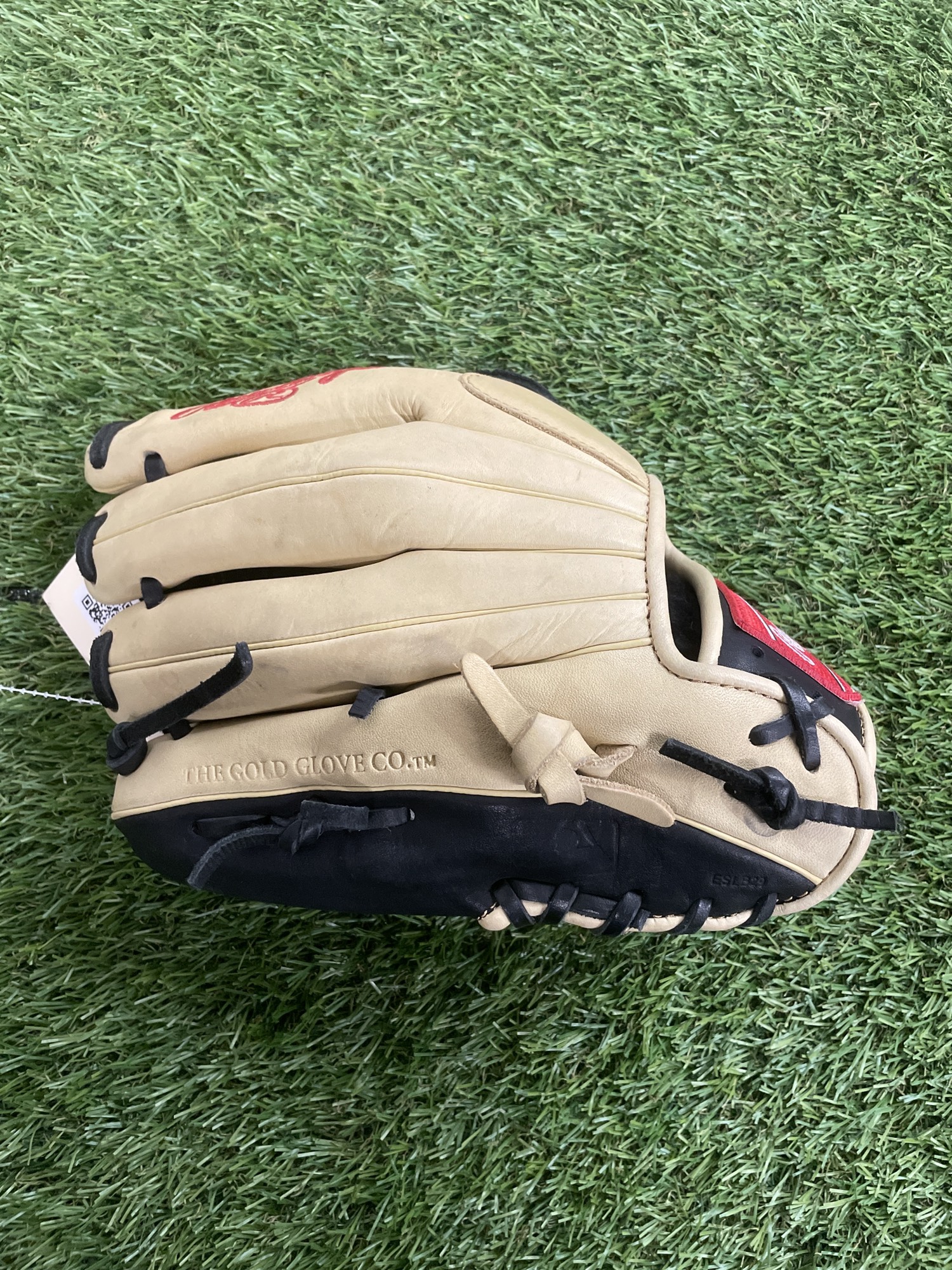 Used Rawlings Gold Glove Elite Right Hand Throw Outfield Baseball Glove 11.75" | SidelineSwap