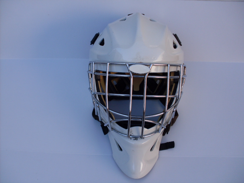 Senior Used Itech Goalie Mask | SidelineSwap