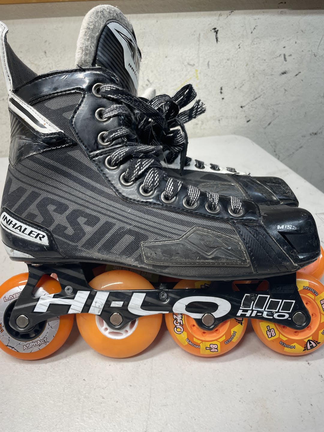 Used Mission Inhaler Ds6 Senior 8 Roller Hockey Skates | SidelineSwap