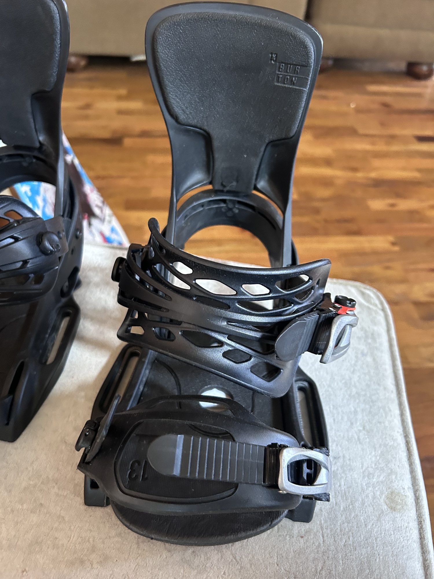 152 Burton Womens Lipstick & Med Womens Burton Bindings | SidelineSwap