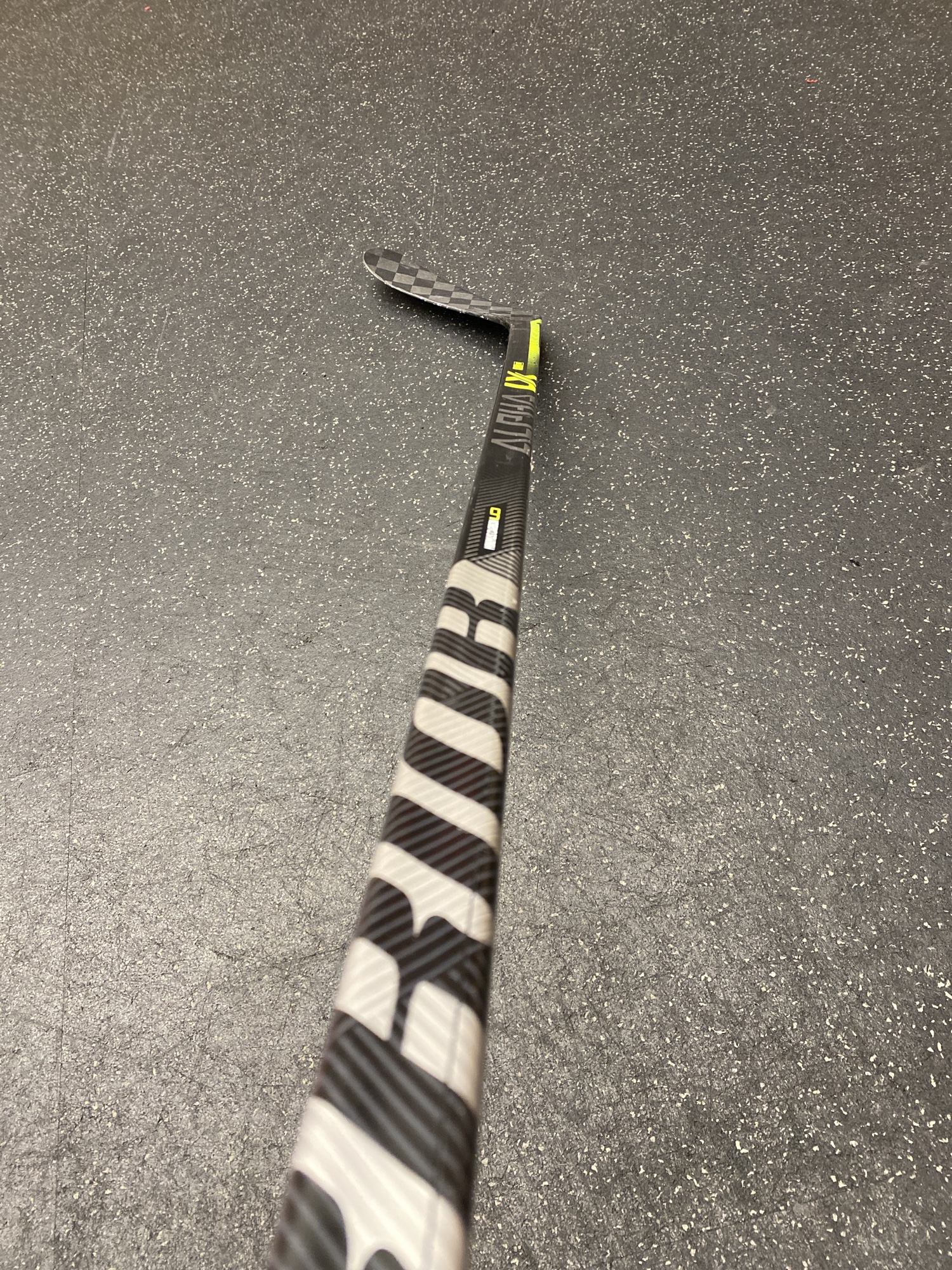 Gently Used Senior Left Hand P28 Alpha LX Pro Hockey Stick | SidelineSwap