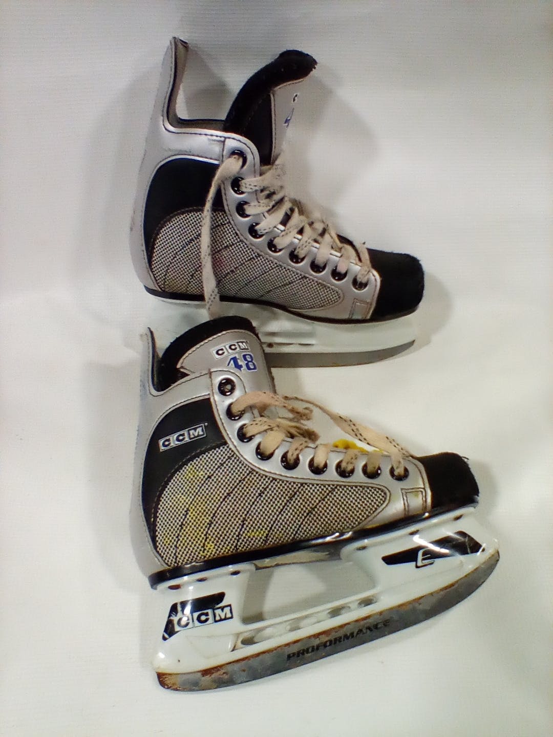 Used Ccm 48 Junior 01 Ice Skates Ice Hockey Skates | SidelineSwap