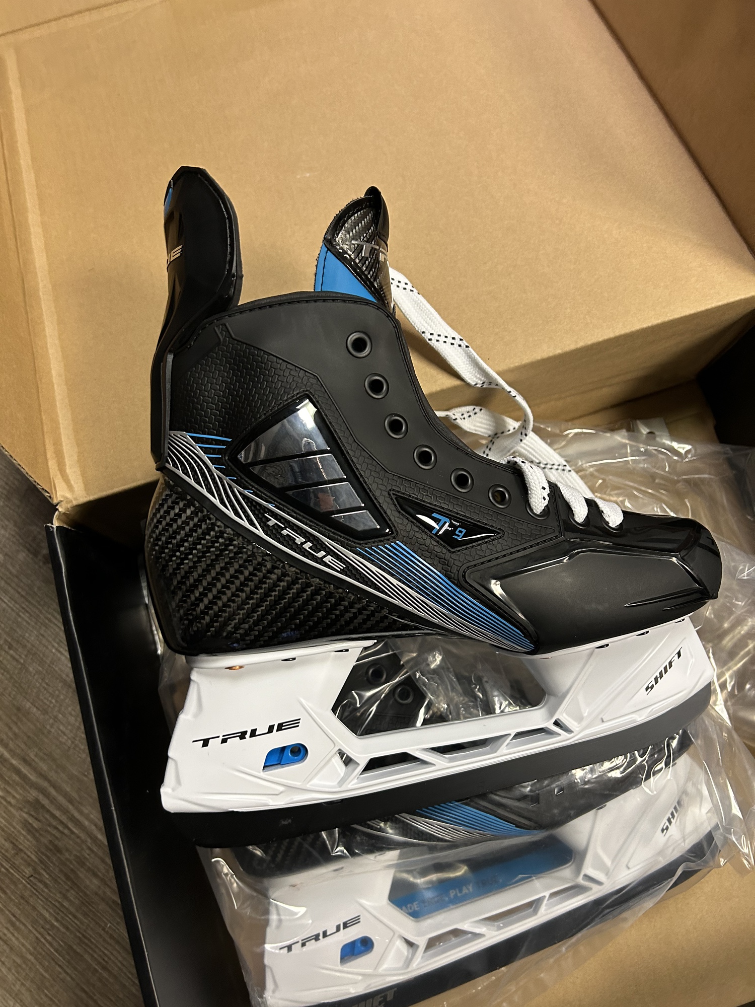 New True Regular Width 7.5 TF9 Hockey Skates | SidelineSwap
