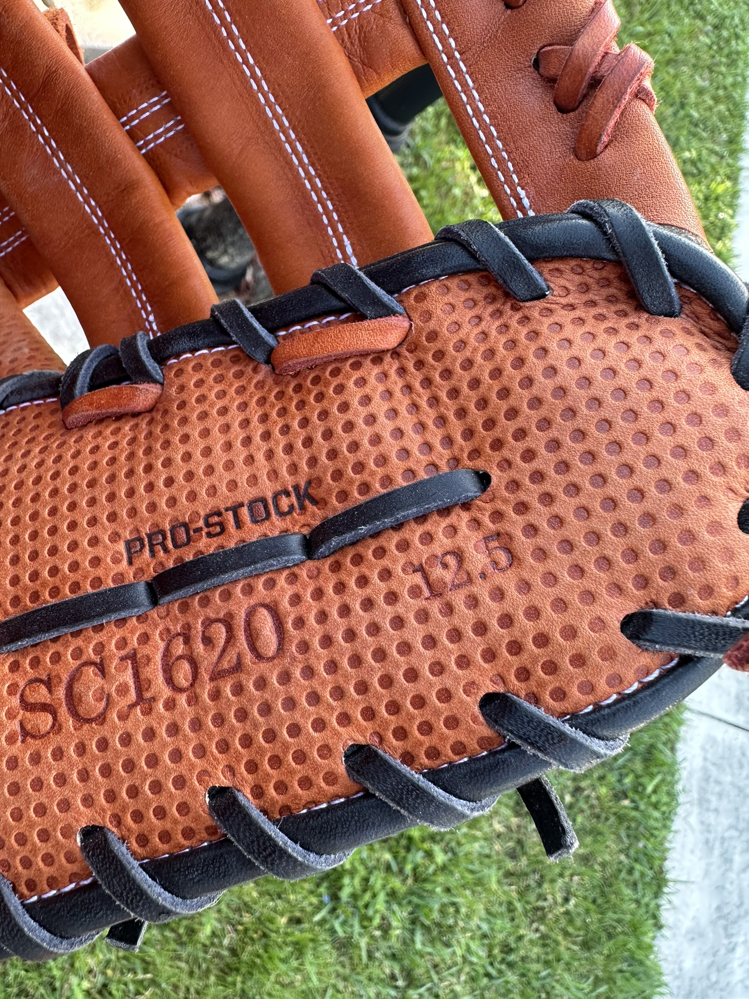 A2000 LH First base glove | SidelineSwap