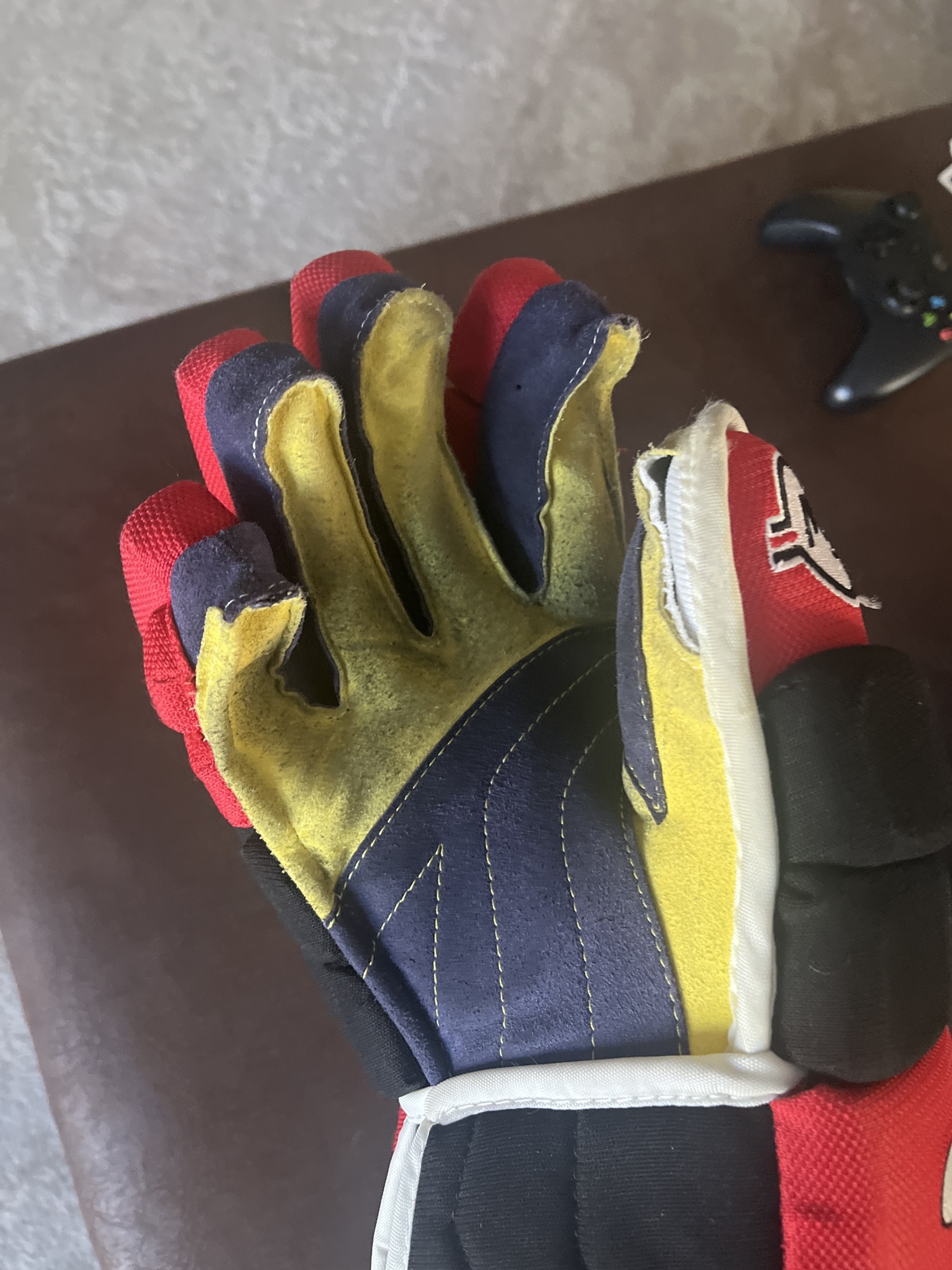 Sher-Wood 14" BPM 120 Gloves | SidelineSwap