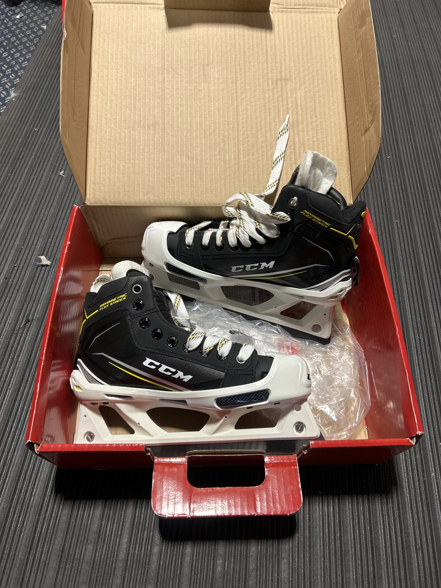 New CCM Wide Width Size 5 Tacks 9080 Hockey Goalie Skates | SidelineSwap