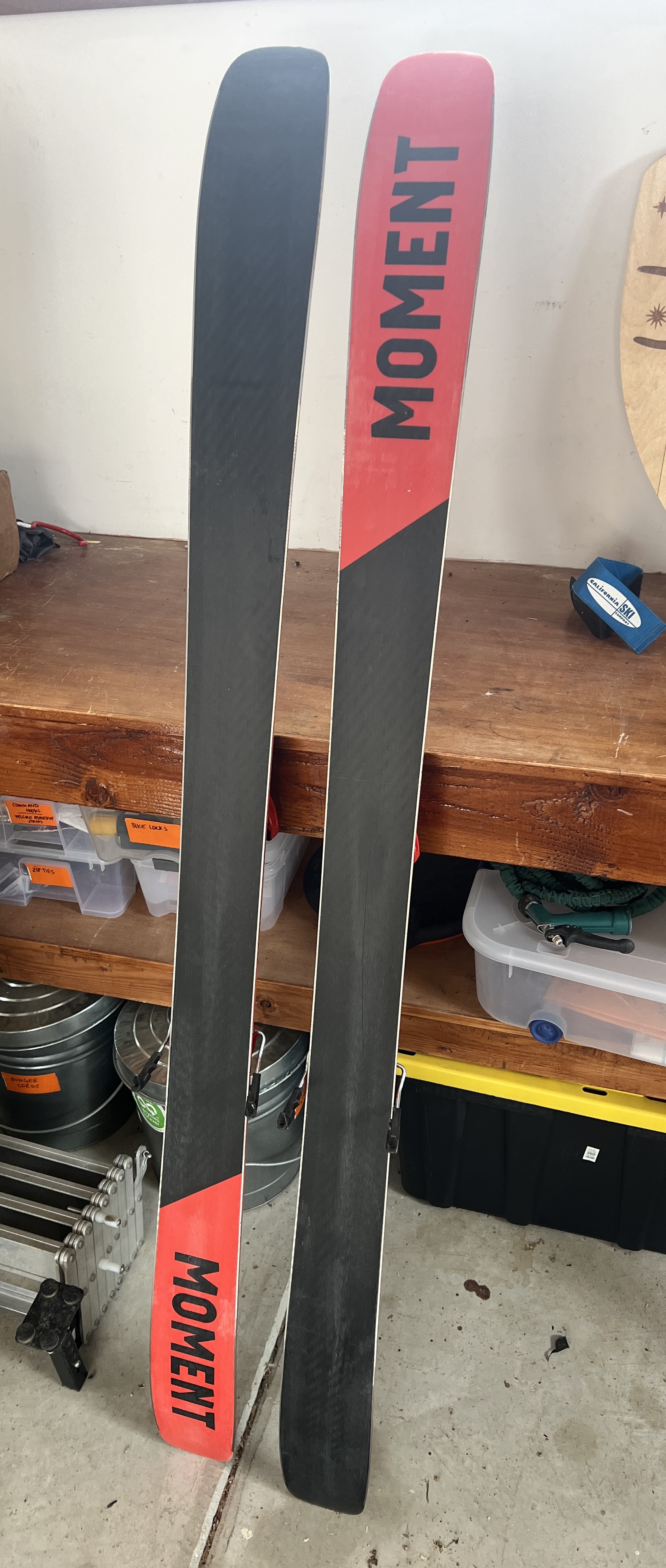 22/23 Moment Wildcat 108 in 184 cm with STH bindings | SidelineSwap