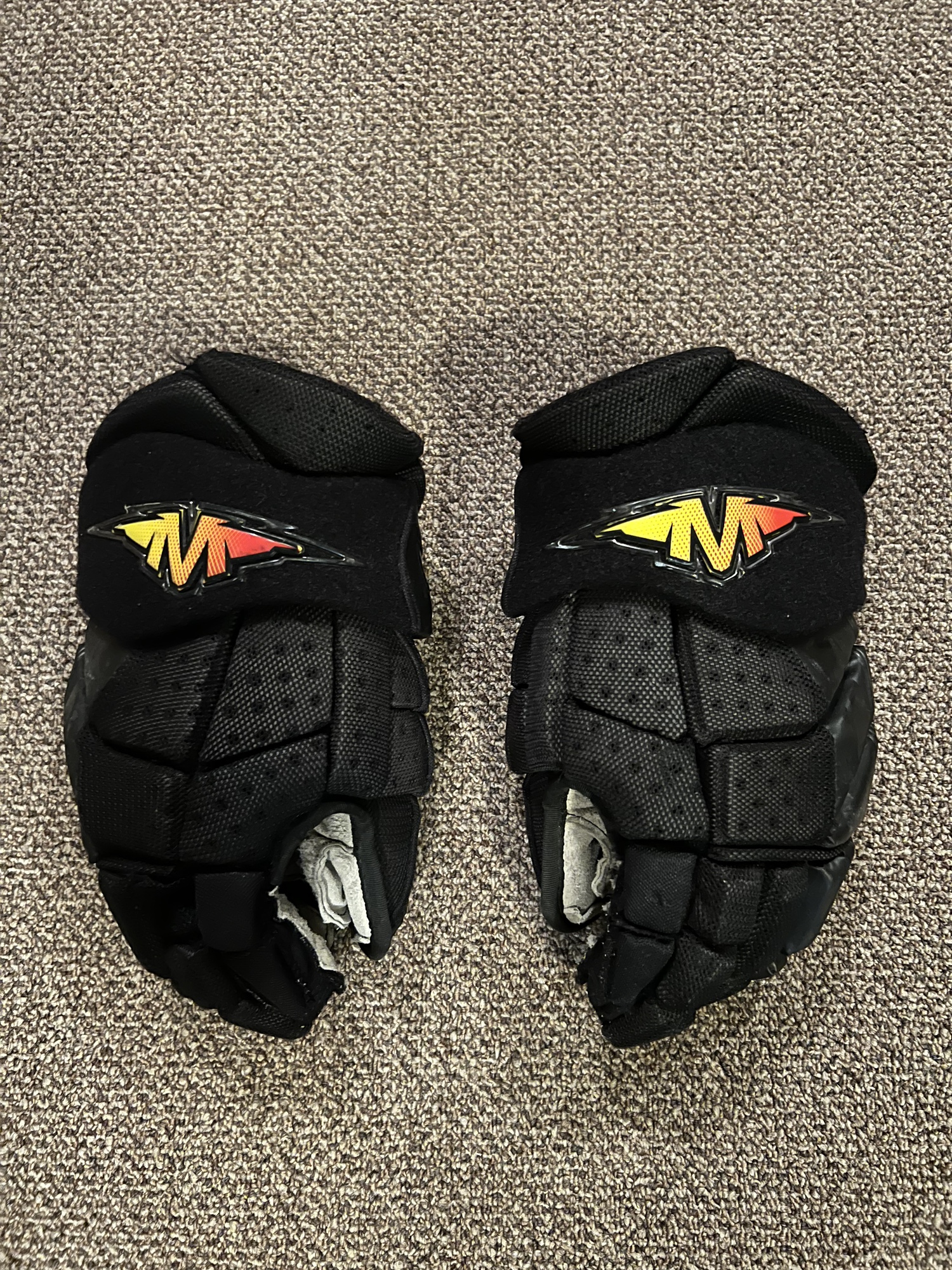 Mission Inhaler DS1 Hockey Gloves 14” Senior | SidelineSwap