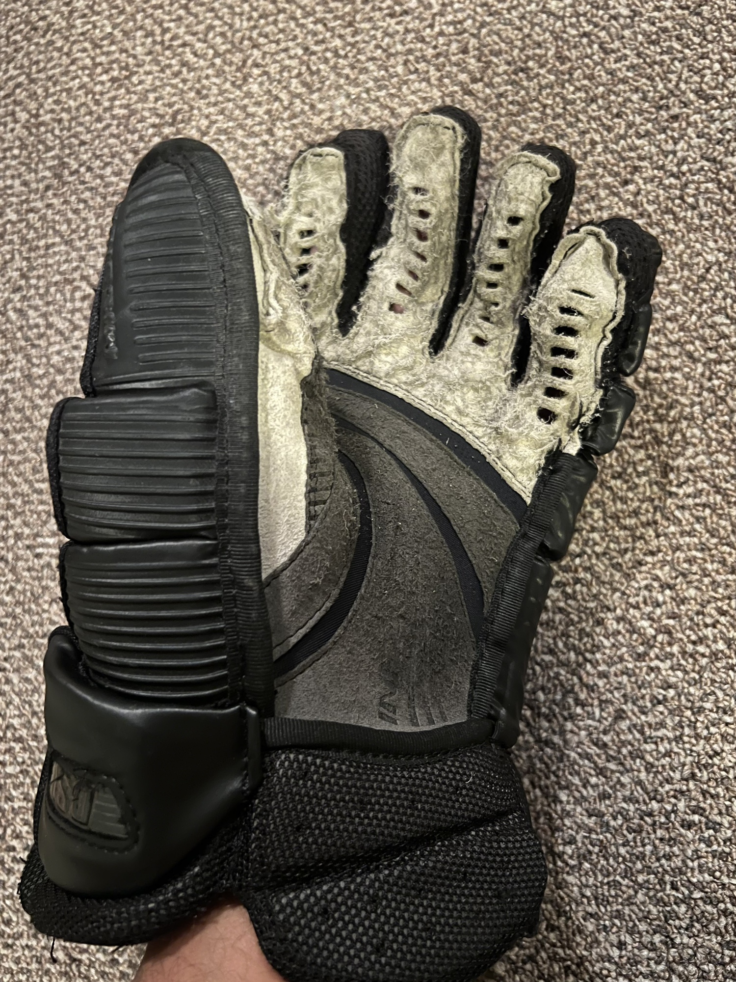 Mission Inhaler DS1 Hockey Gloves 14” Senior | SidelineSwap