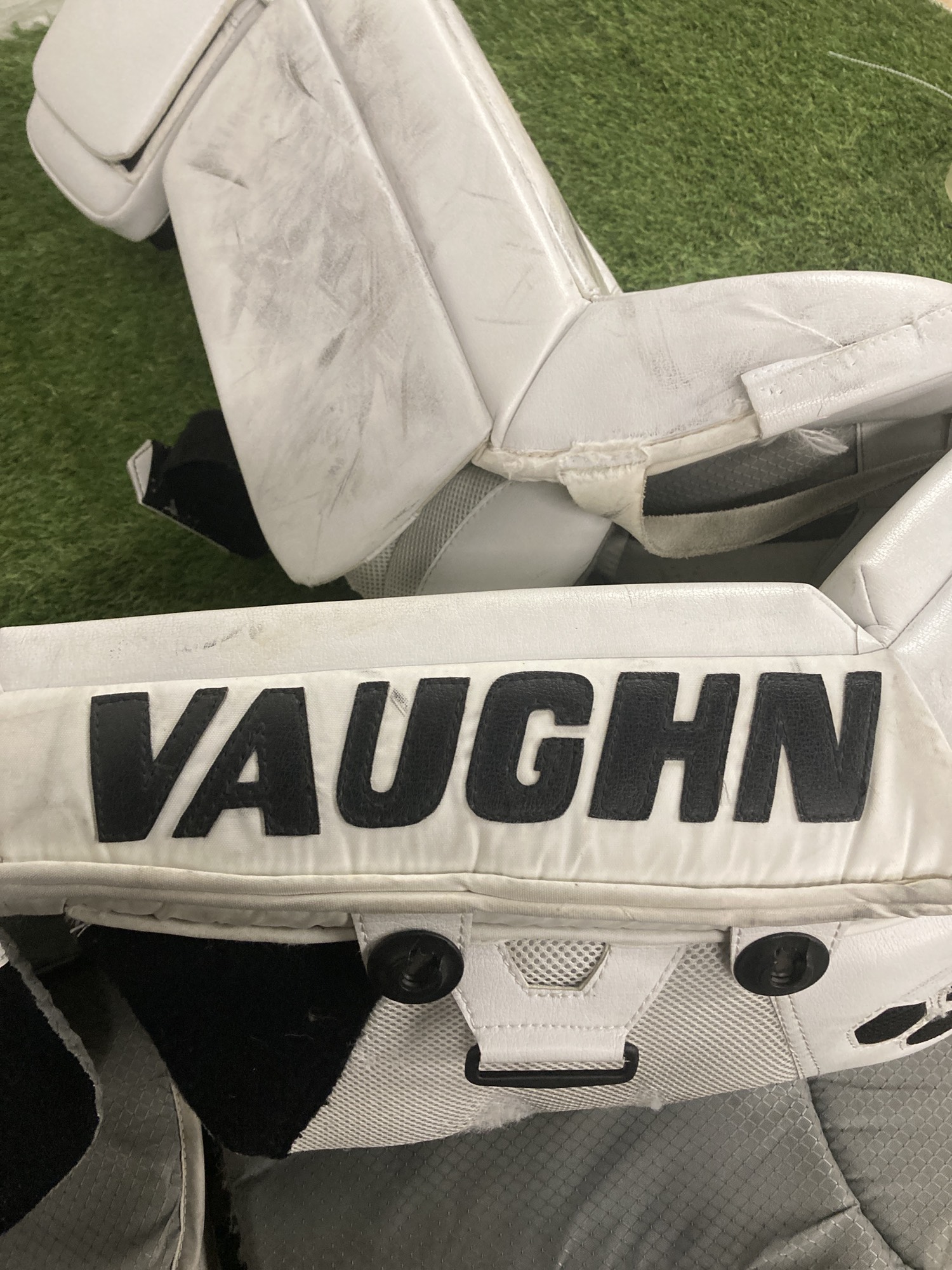 Used 33" Vaughn Velocity VE8 Pro Carbon Goalie Leg Pads | SidelineSwap