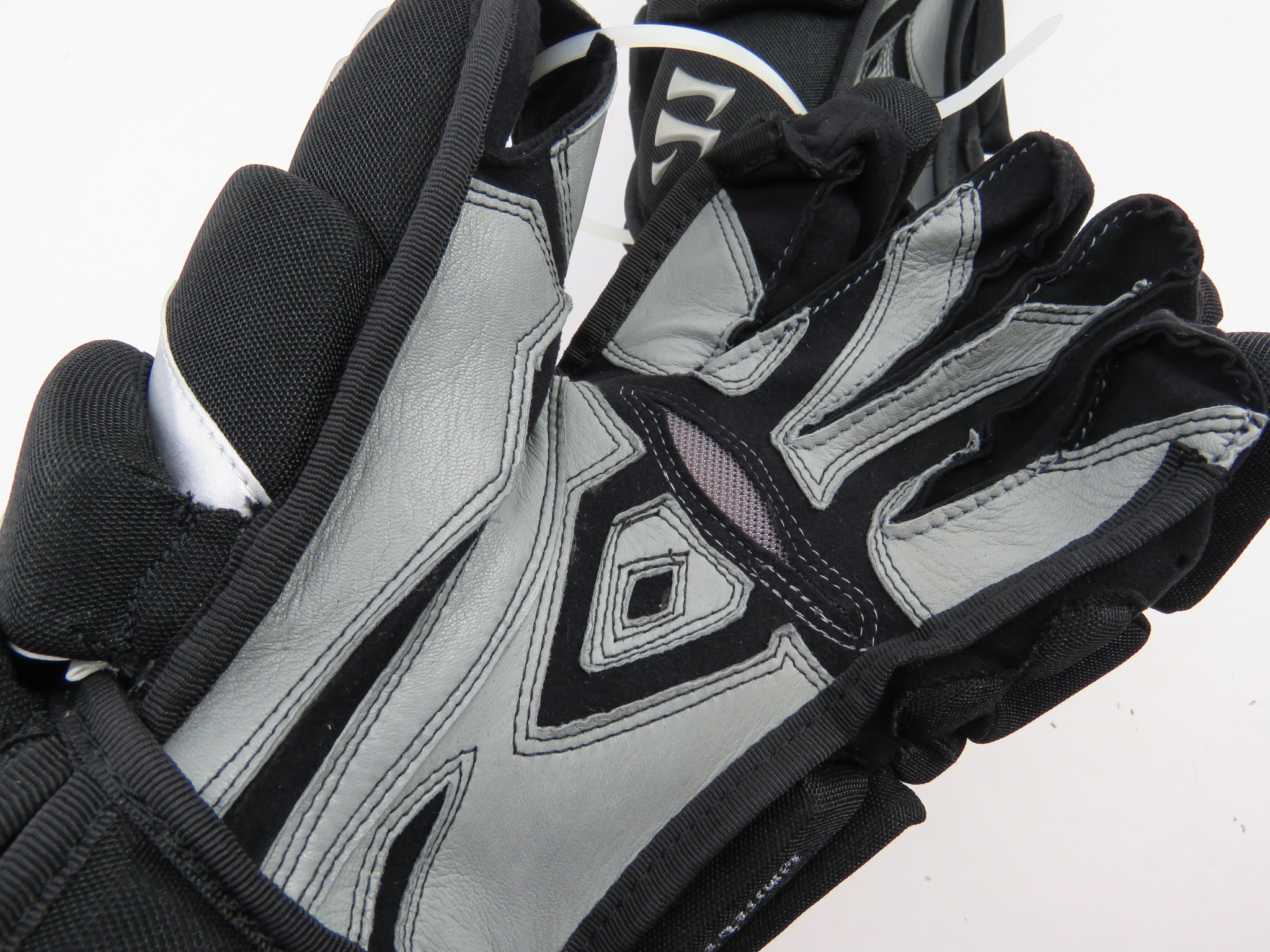 Warrior Super Mac Daddy Limited Edition Hockey Player Gloves 15" Black ...