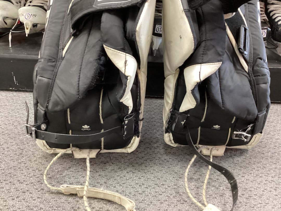 Used Ccm Axis 1.5 Speed Skin 26" Goalie Leg Pads | SidelineSwap