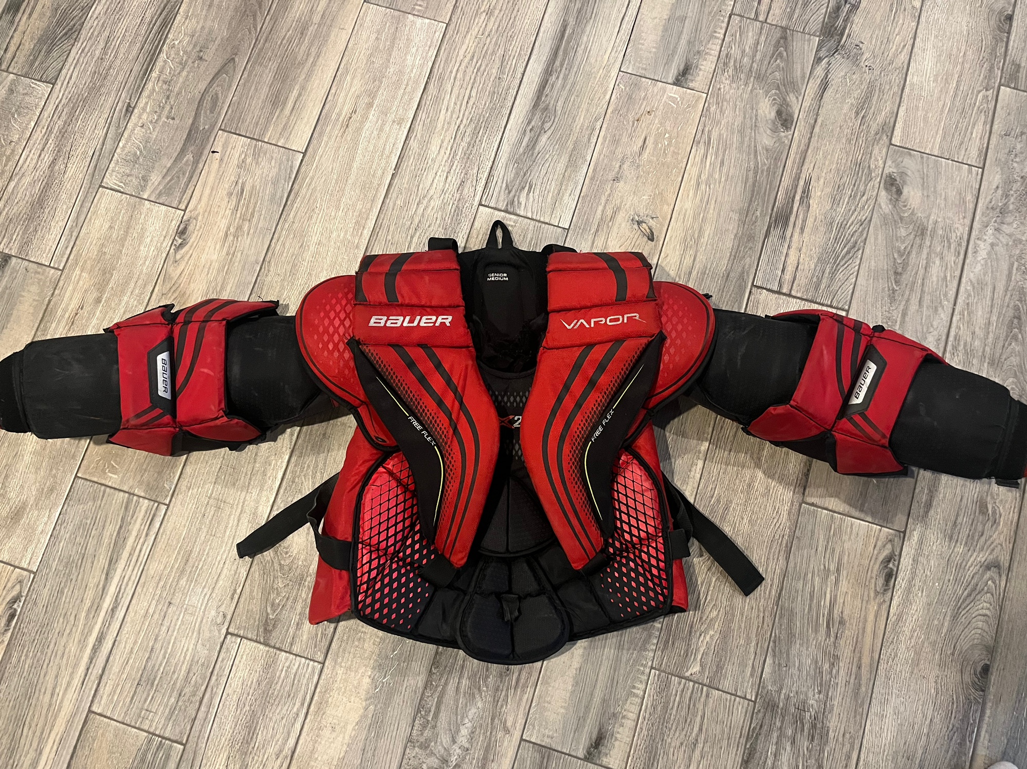 Used Medium Bauer Pro Stock Vapor X2.9 Goalie Chest Protector ...