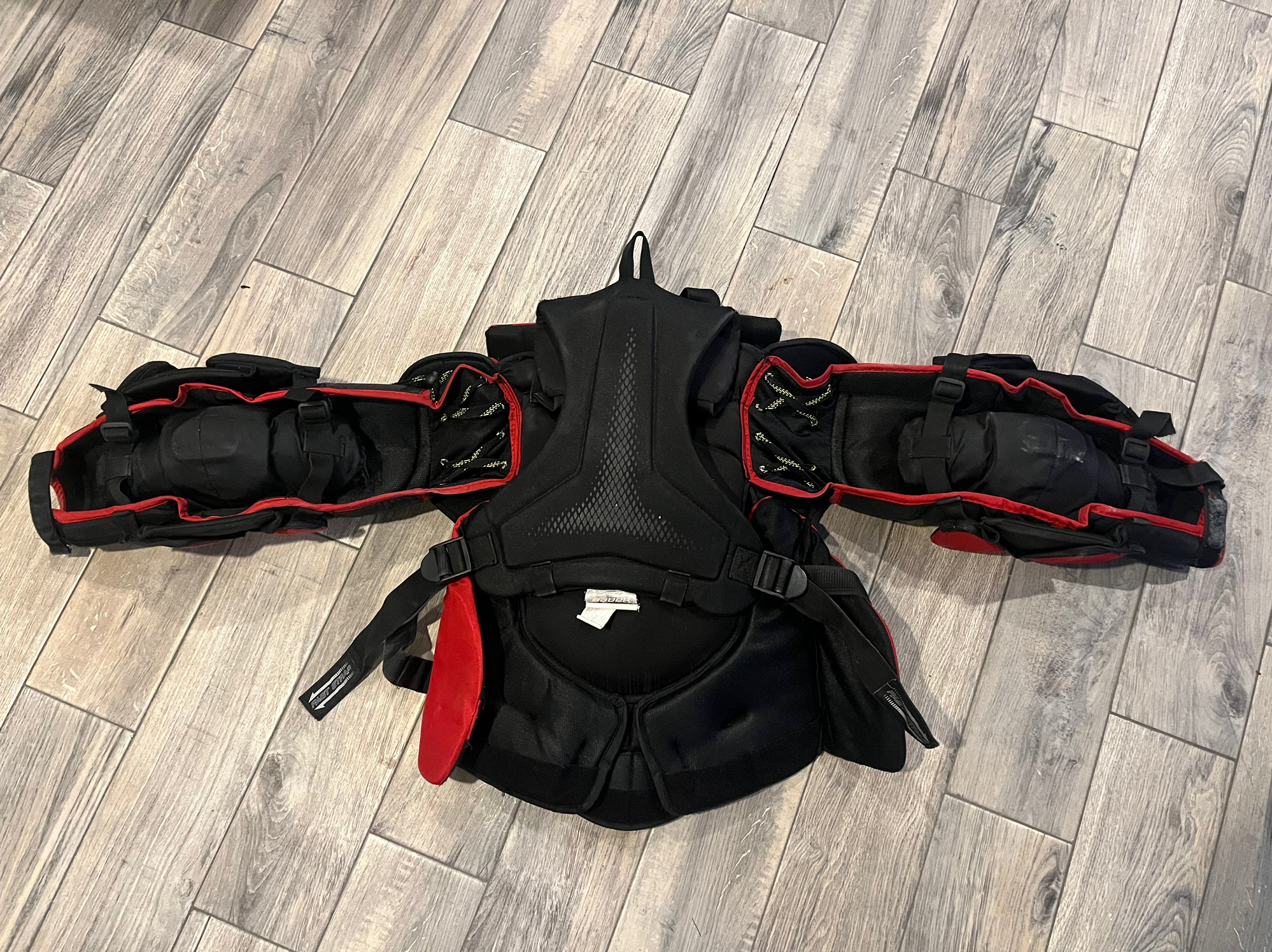 Used Medium Bauer Pro Stock Vapor X2.9 Goalie Chest Protector ...