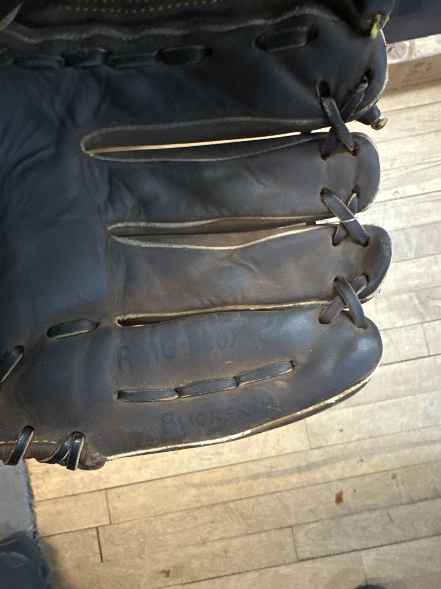 12.5” Nokona AMG-600X-CW Buckskin Baseball Glove - RHT | SidelineSwap