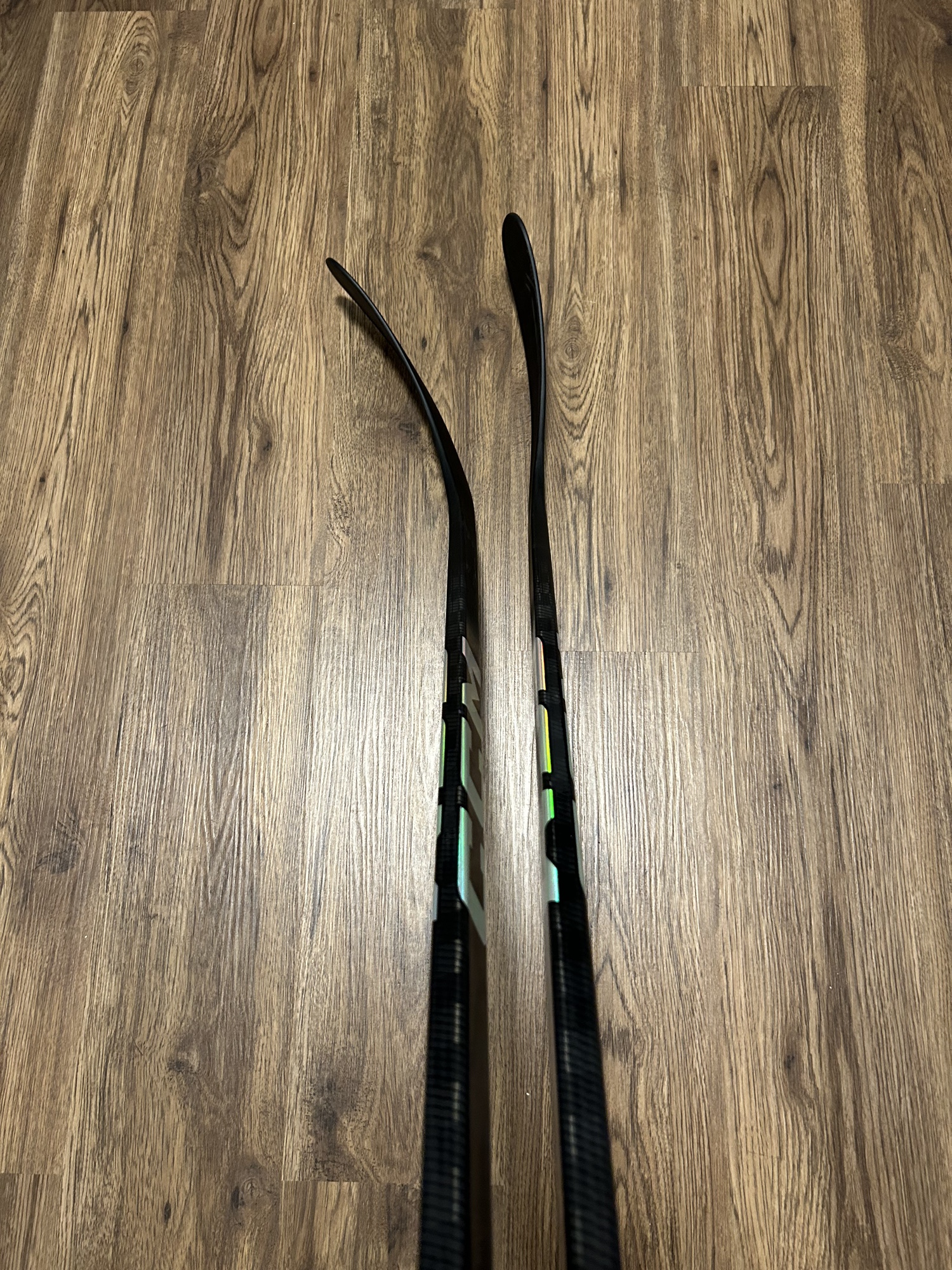 2 Pack - CCM FT6 Pro RH 85 Flex P90 | SidelineSwap