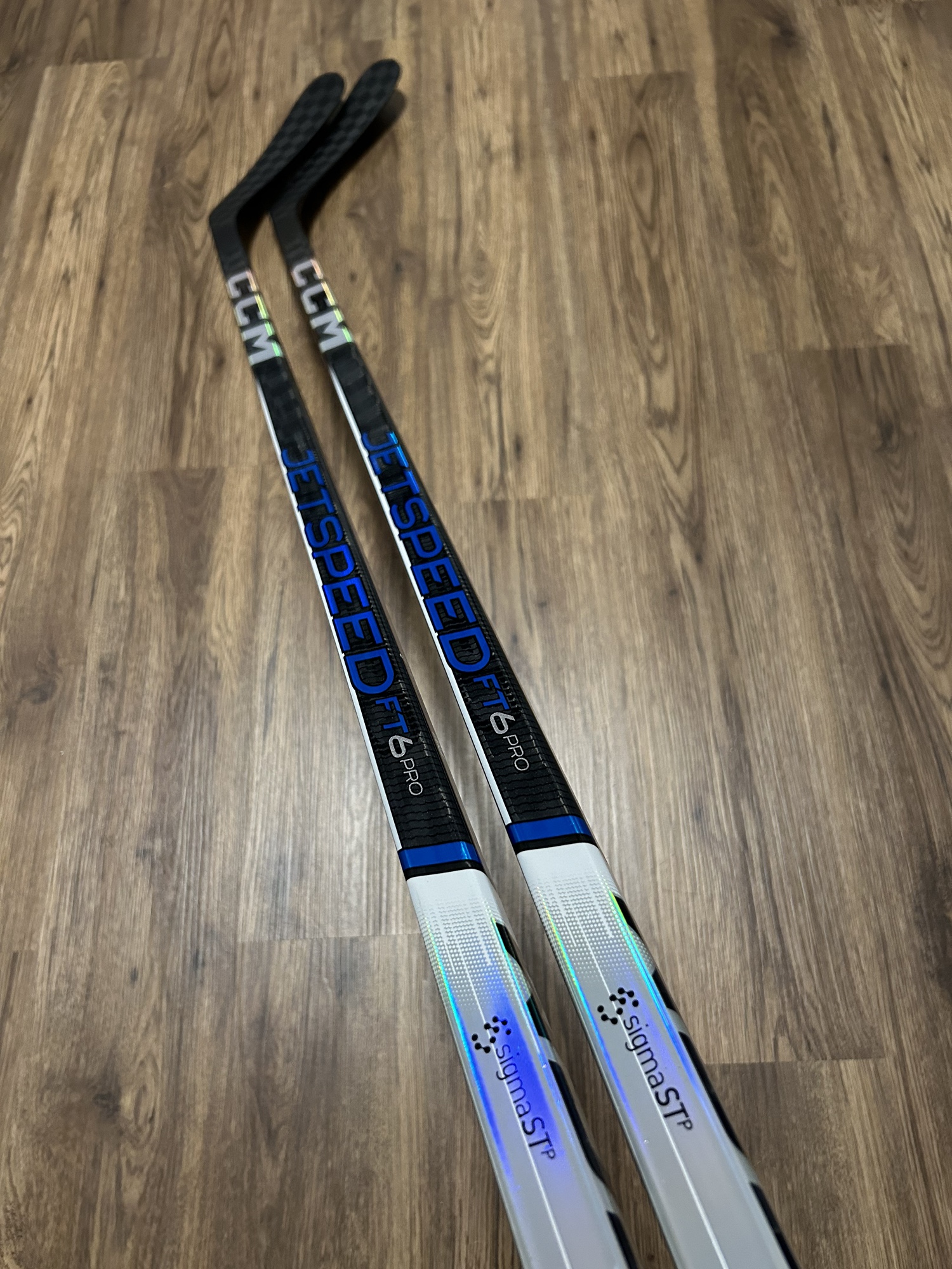 2 Pack - CCM FT6 Pro RH 85 Flex P90 | SidelineSwap