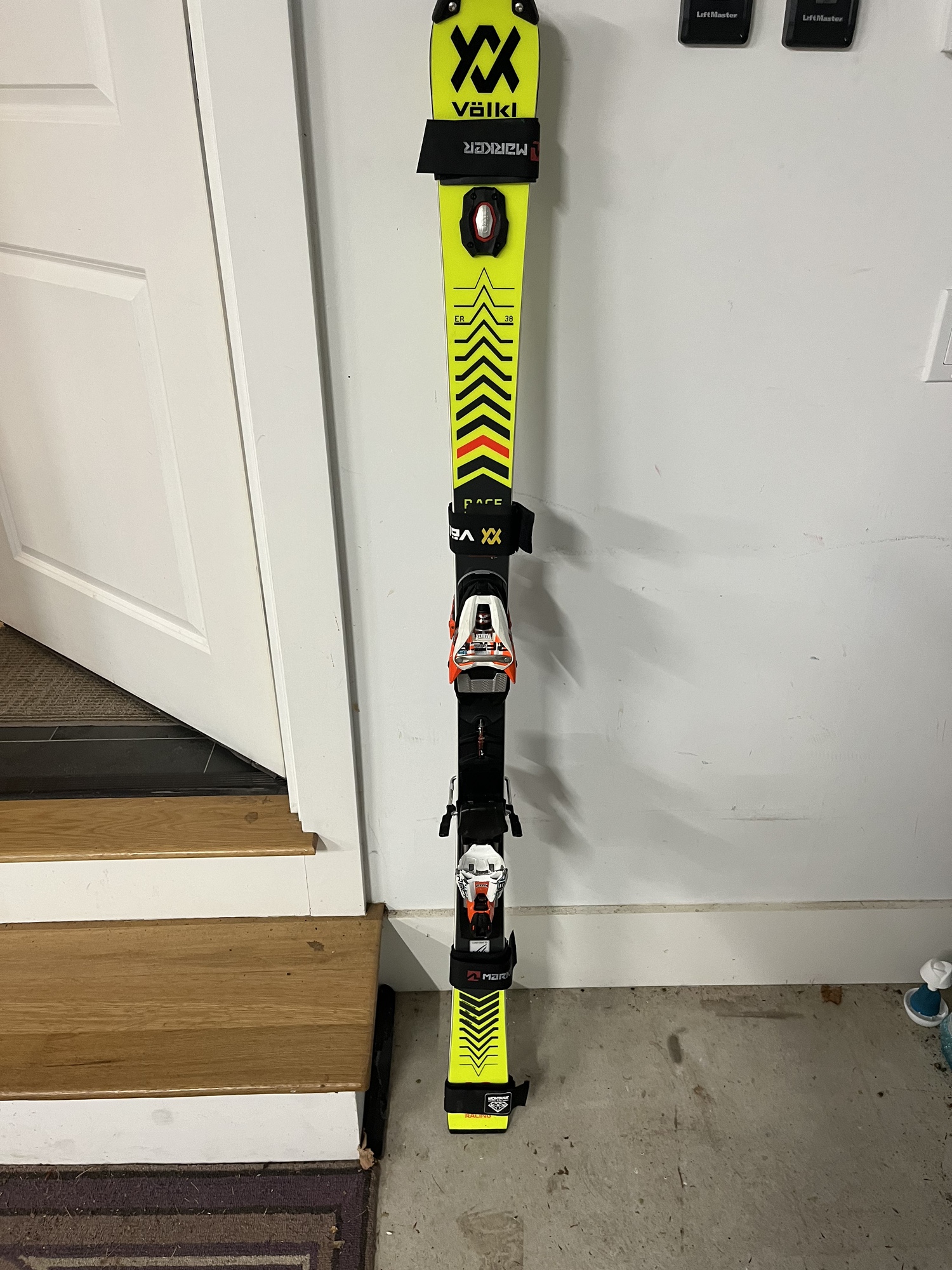 VOLKL Racetiger 155 SL Skis w/ 18 Din Bindings | SidelineSwap