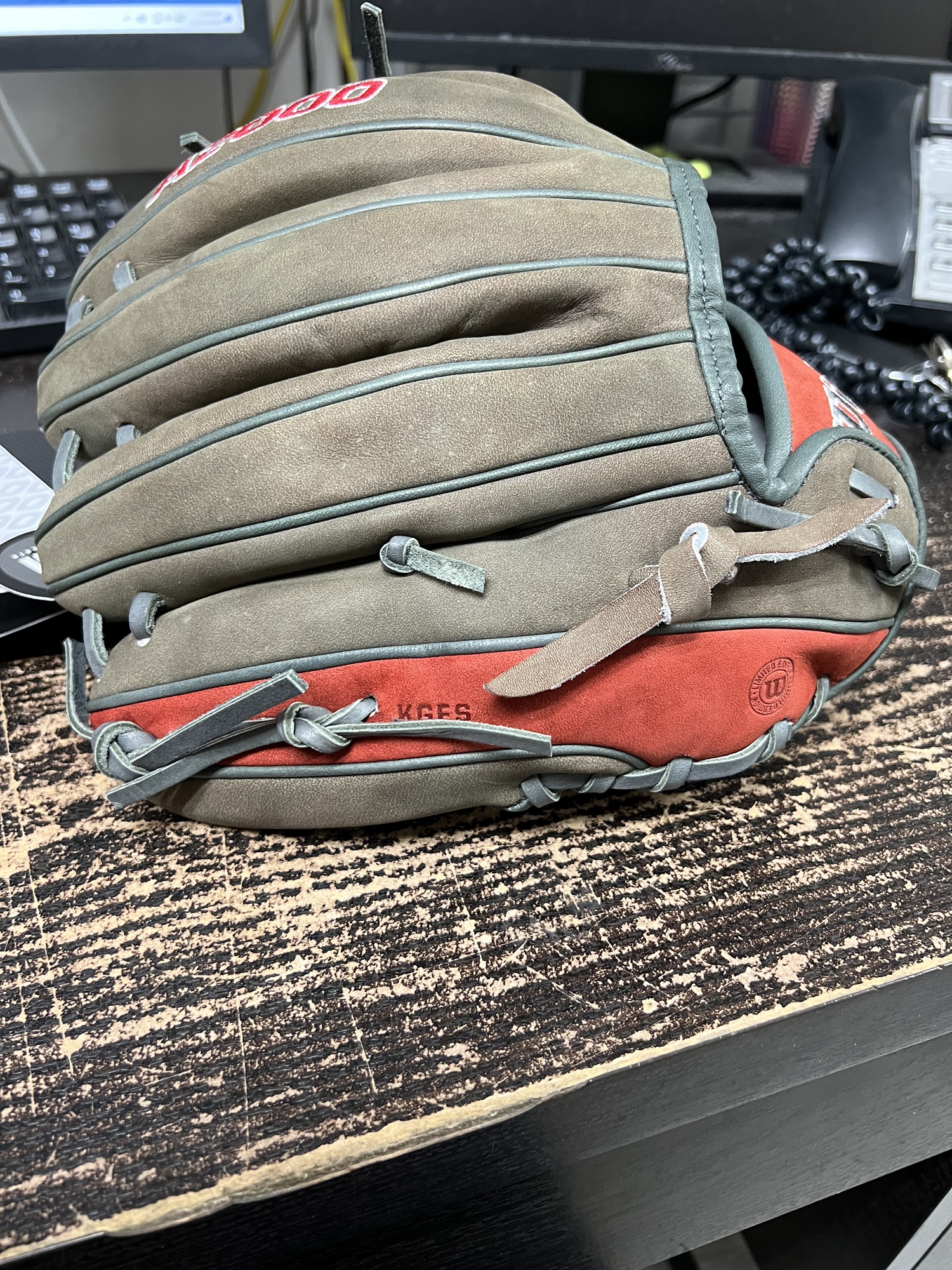 New December '23 Glove Of The Month 11.25" A2000 Baseball Glove ...