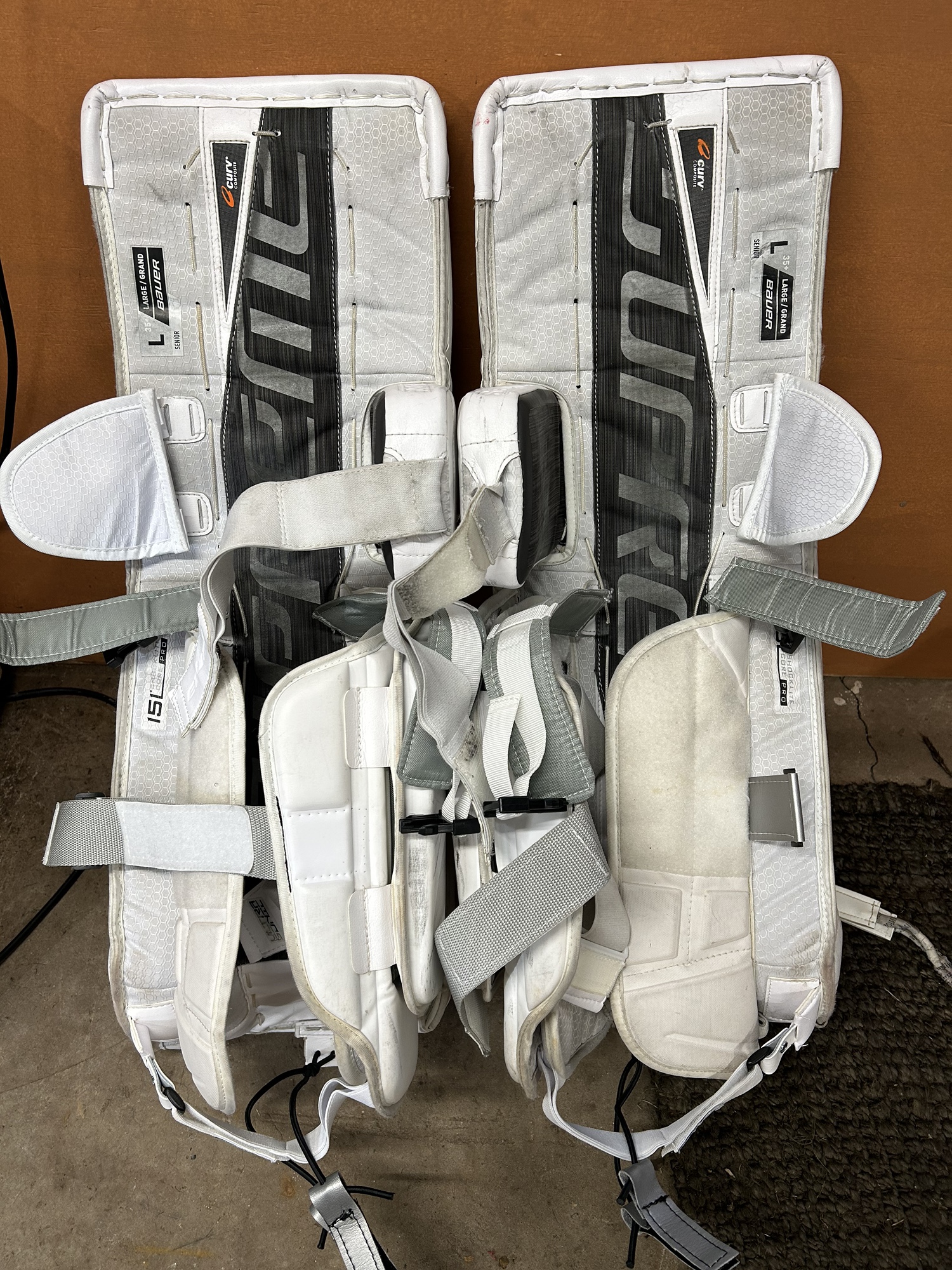 Bauer Ultrasonic Leg Pads Large (35”) | SidelineSwap