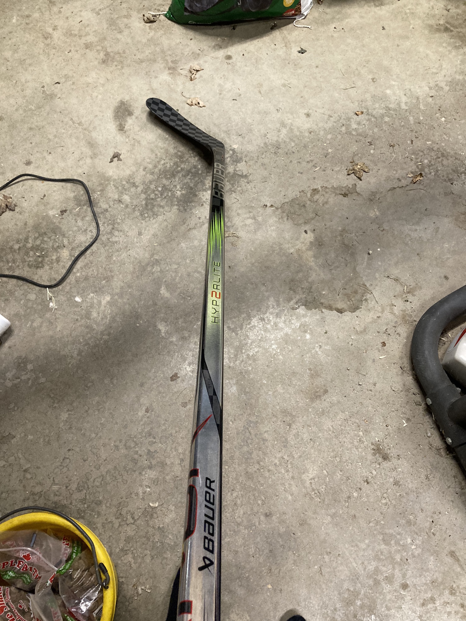 Intermediate Left Hand P92M Vapor Hyperlite 2 Hockey Stick | SidelineSwap