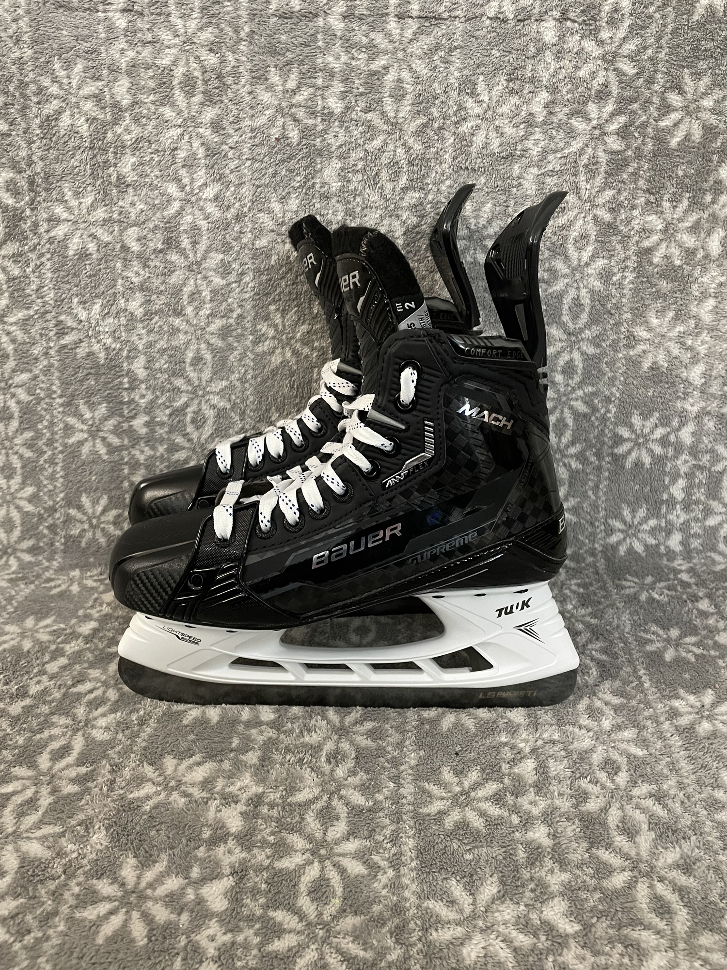 Like New Intermediate Bauer Supreme Mach Hockey Skates 6.5 Fit 2 ...