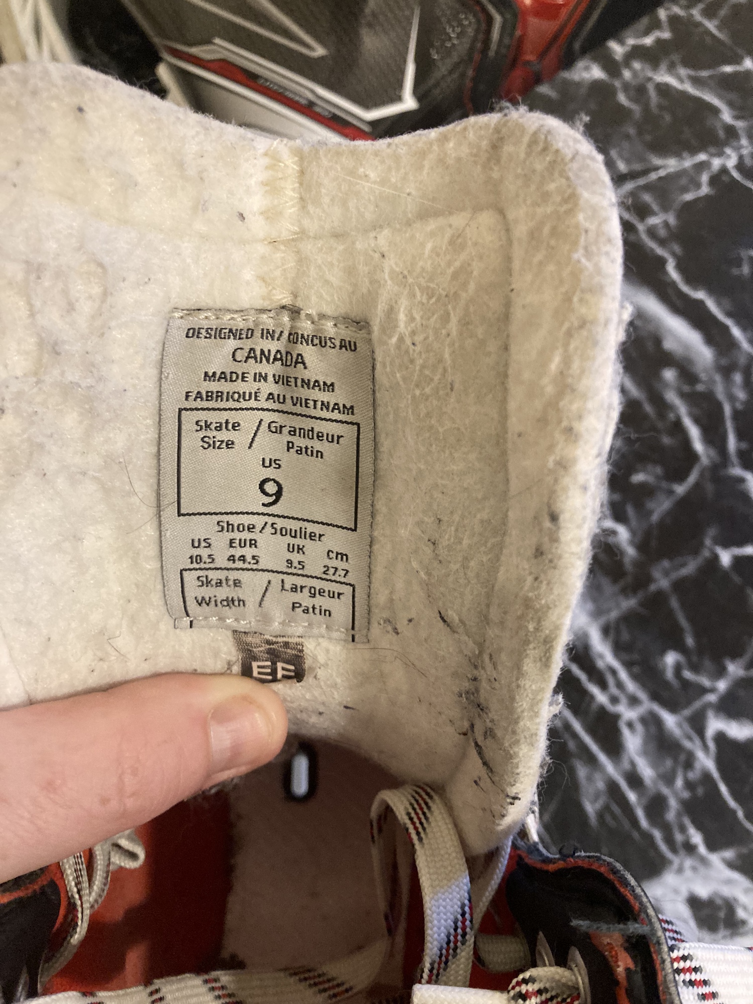 Senior CCM Extra Wide Width 9 JetSpeed FT490 Hockey Skates | SidelineSwap