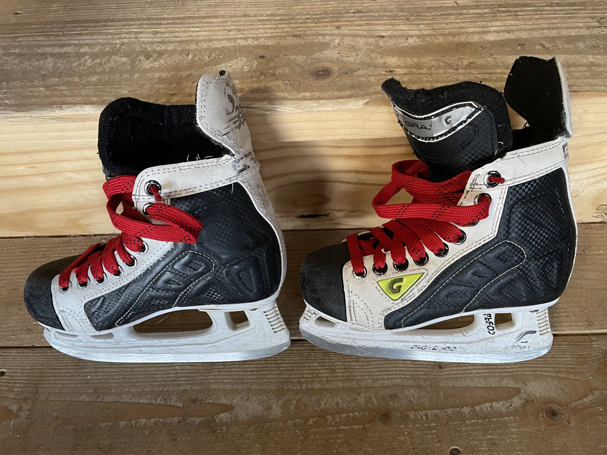 Used Graf Size 1.5 Supra 370 Hockey Skates | SidelineSwap