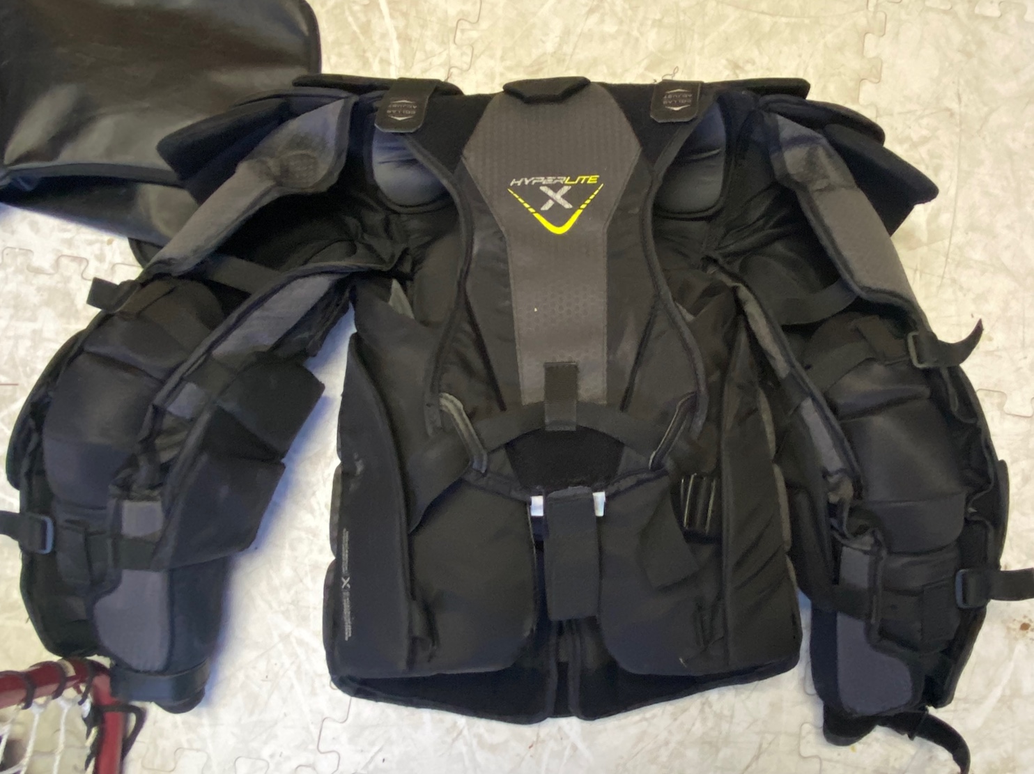 Lightly Used Large Bauer Pro Stock Hyperlite Goalie Chest Protector ...