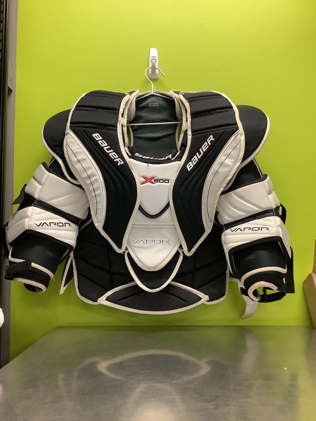Used Bauer X 900 Md Goalie Body Armour | SidelineSwap