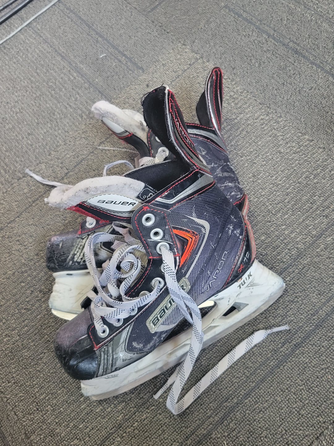 Used Bauer X70 Junior 03 Ice Hockey Skates | SidelineSwap