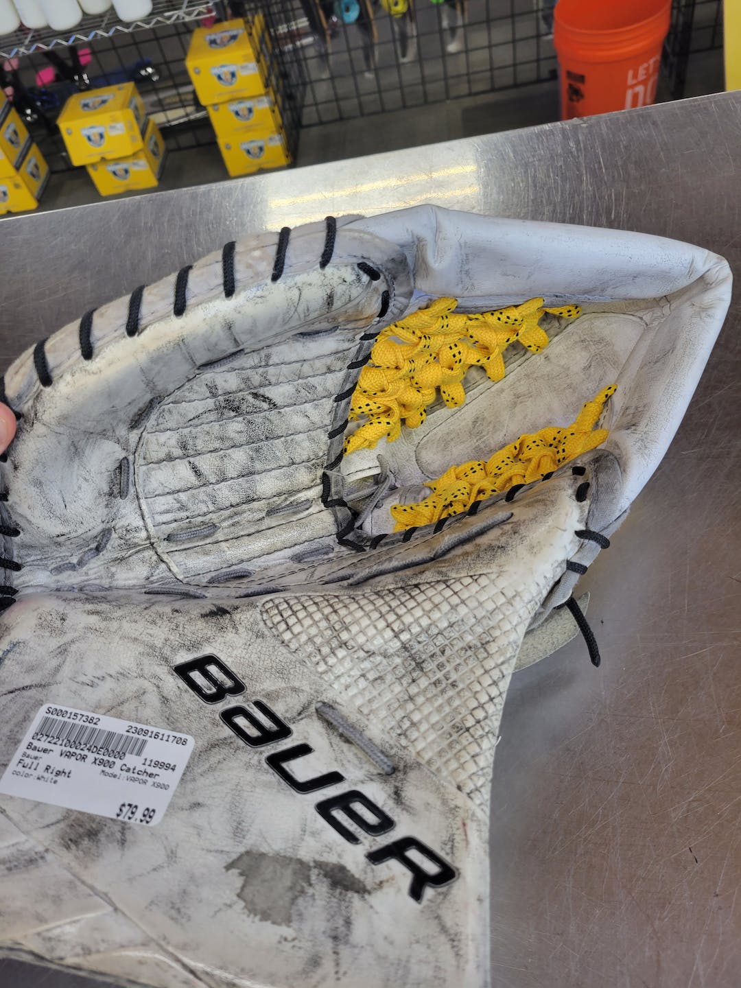 Used Bauer Vapor X900 Full Right Goalie Catchers | SidelineSwap
