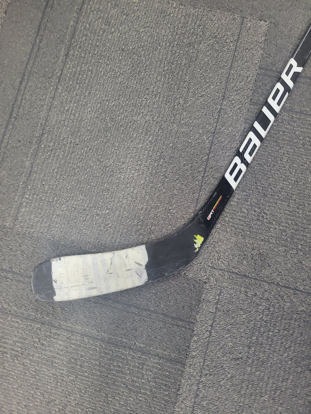 Used Bauer Vapor X2.7 65 Flex Pattern P88 Intermediate One Piece Sticks ...