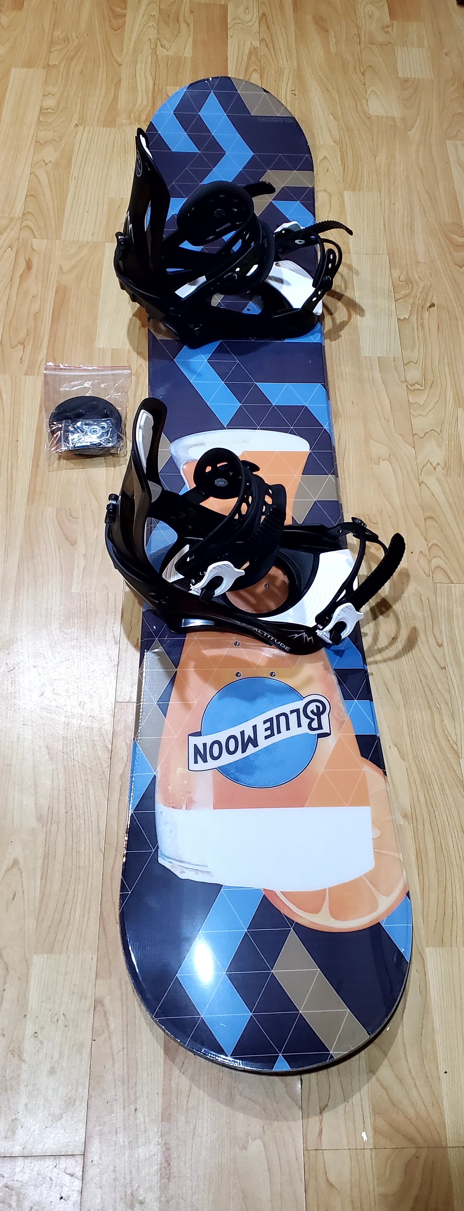 New Men's Blue moon Snowboard 155cm Freestyle With Bindings Large True ...