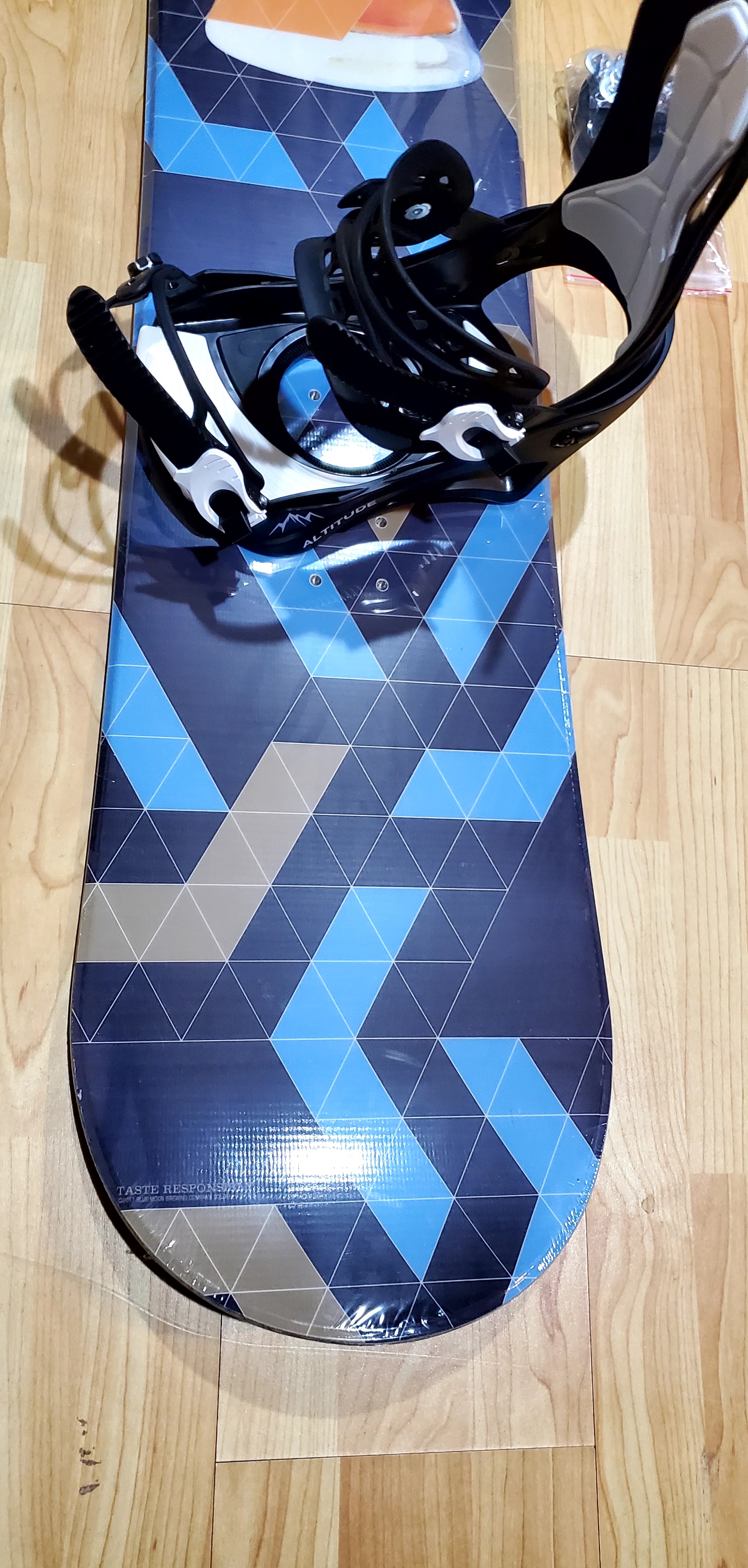 New Men's Blue moon Snowboard 155cm Freestyle With Bindings Large True ...