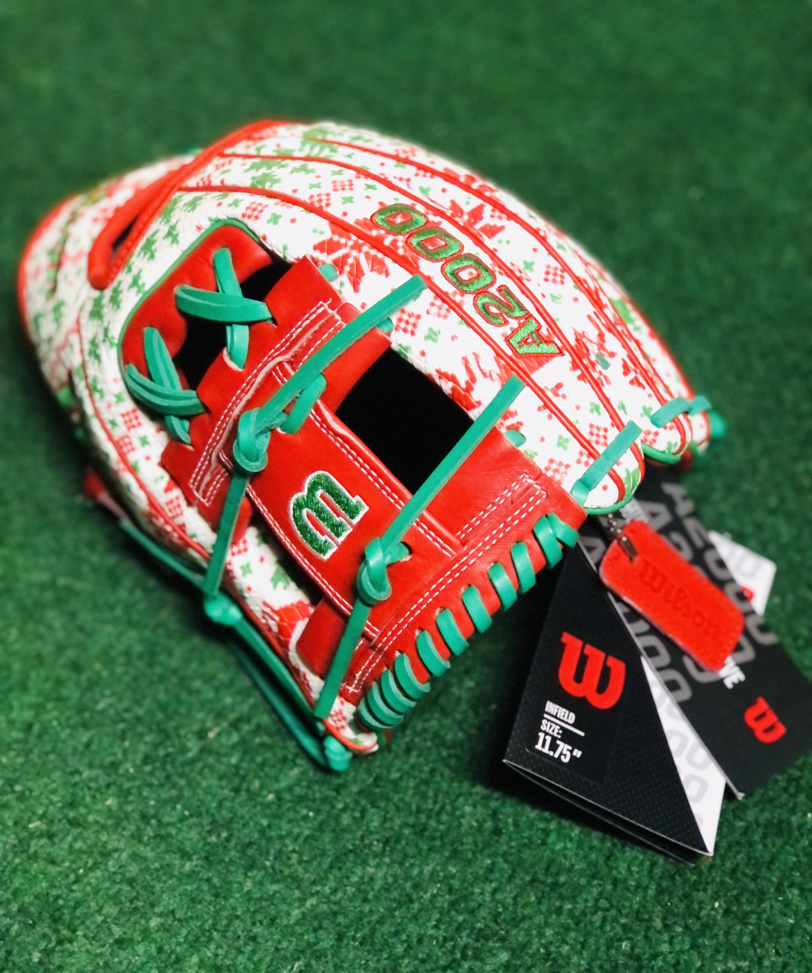 2022 UGLY HOLIDAY SWEATER A2000® 1975SS 11.75" INFIELD BASEBALL GLOVE - INSTAGRAM EXCLUSIVE ...