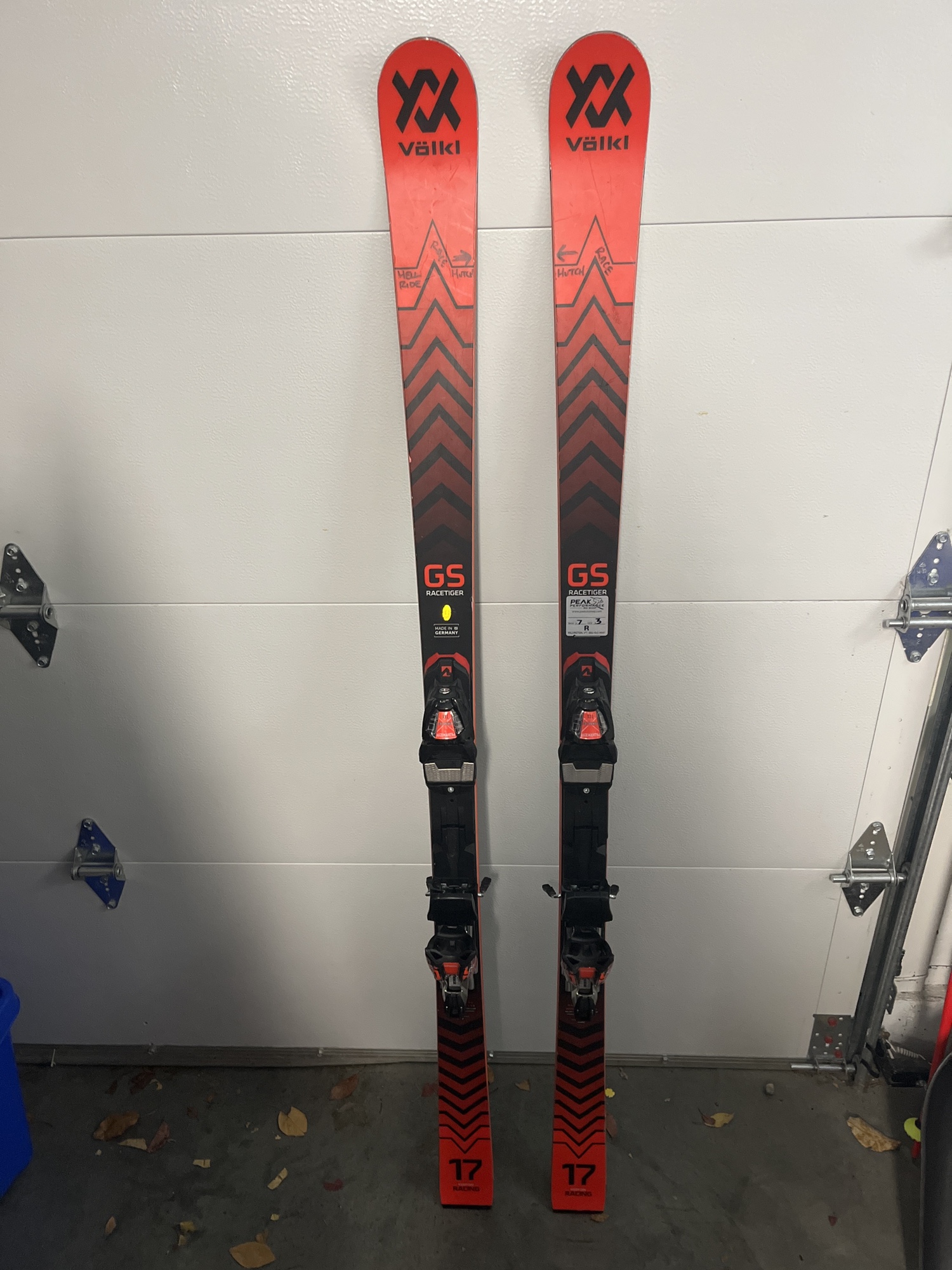 Volkl Racetiger GS Skis 158 CM. Used One Season | SidelineSwap
