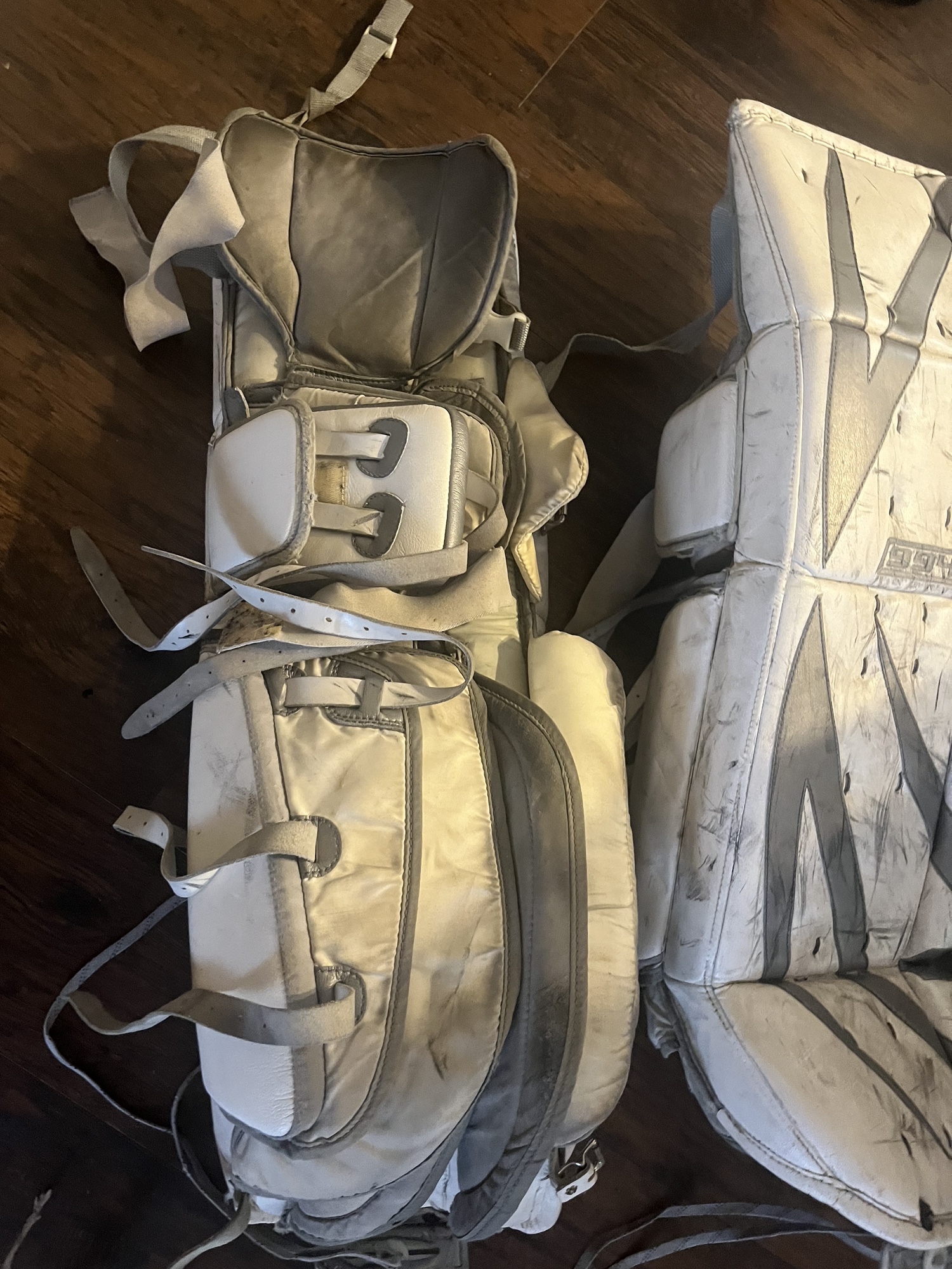 Used 34" Simmons 994 Goalie Leg Pads | SidelineSwap