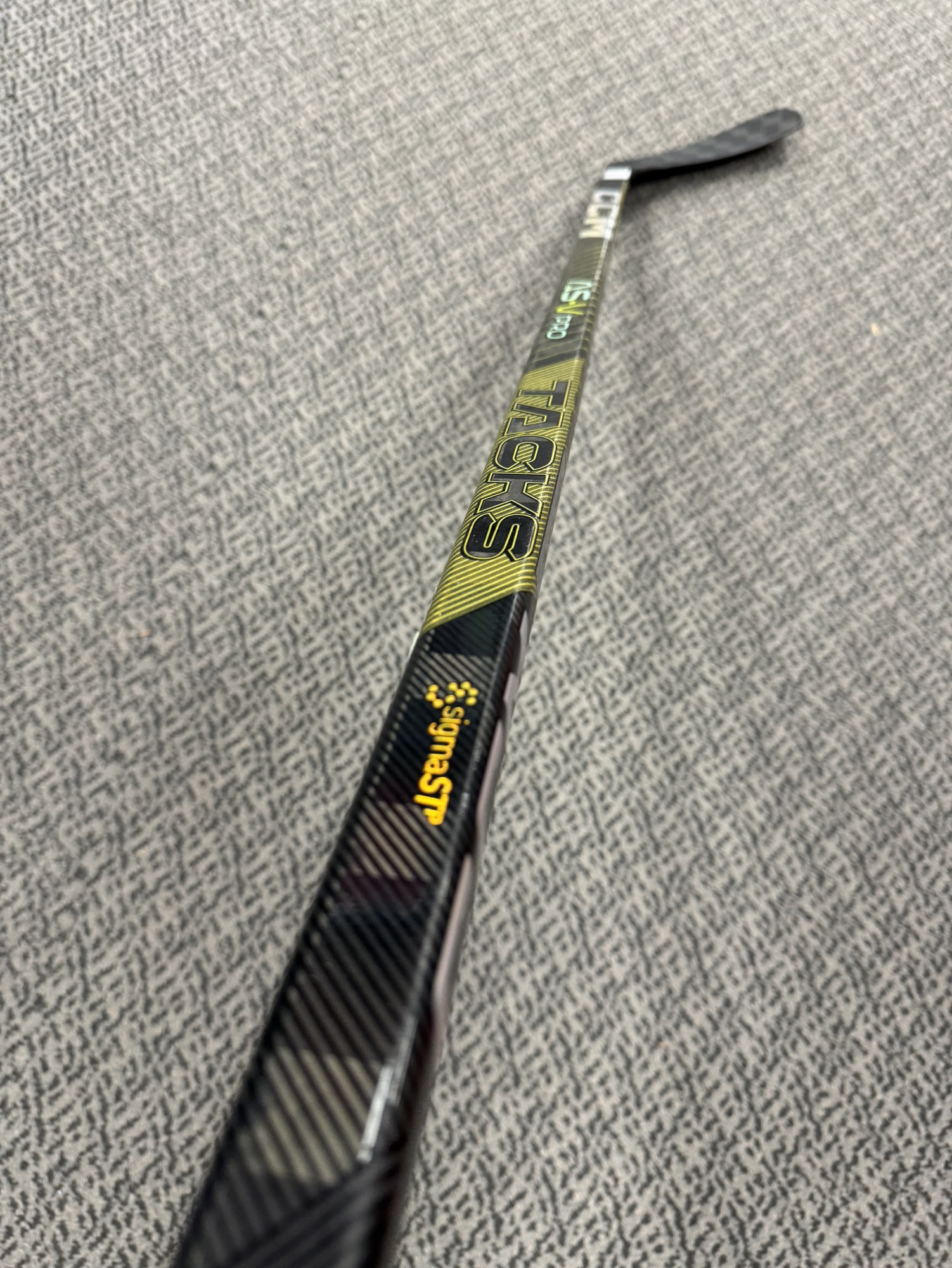 CCM AS-V Pro 50 flex P29 curve right hand stick | SidelineSwap