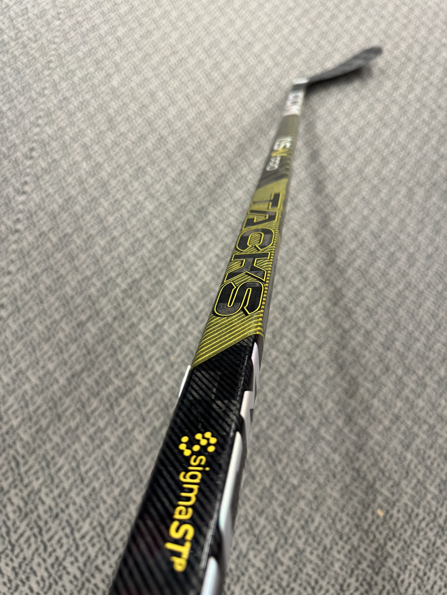 CCM AS-V Pro 75 flex P29 curve right hand stick | SidelineSwap