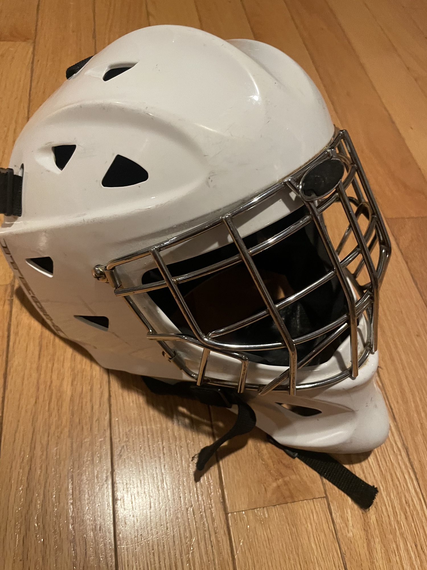 Used Itech 1200 Goalie Mask | SidelineSwap