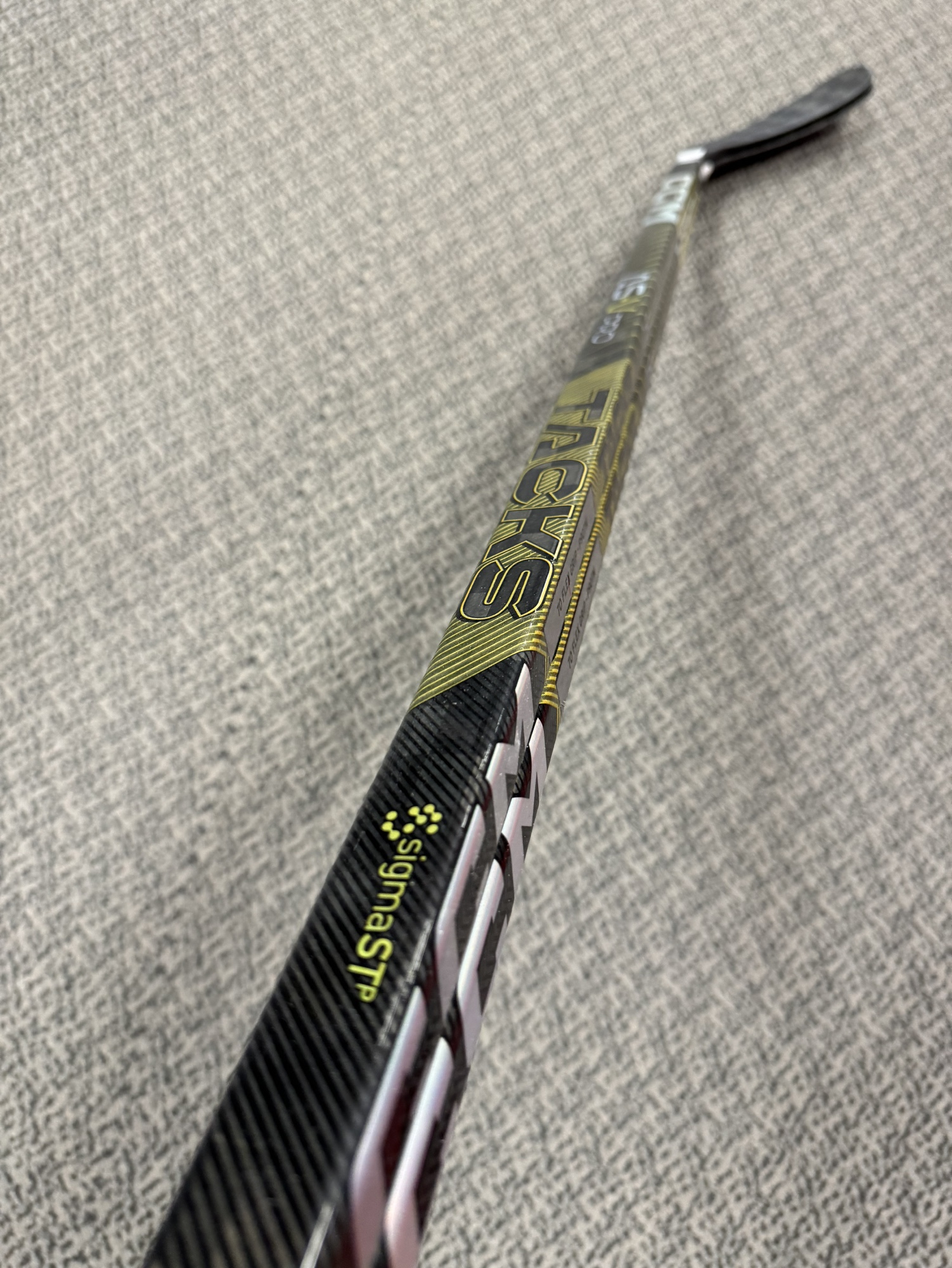 2-Pack CCM AS-V Pro 70 flex P90TM Curve right hand sticks | SidelineSwap