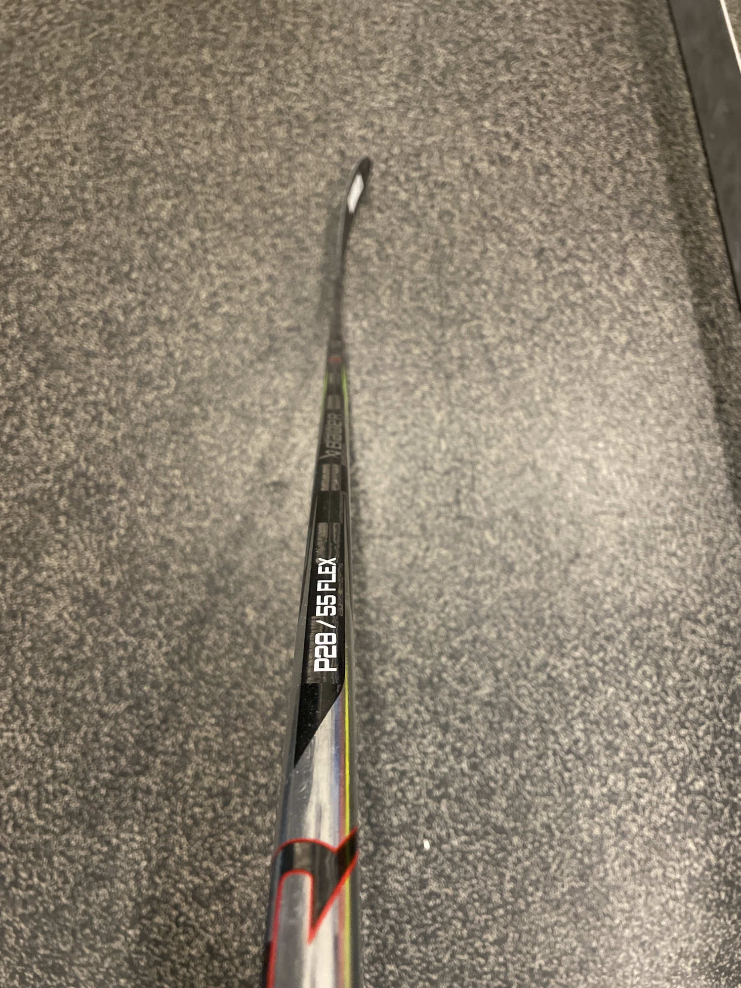 Intermediate Left Hand P28 Vapor Hyperlite 2 Hockey Stick | SidelineSwap