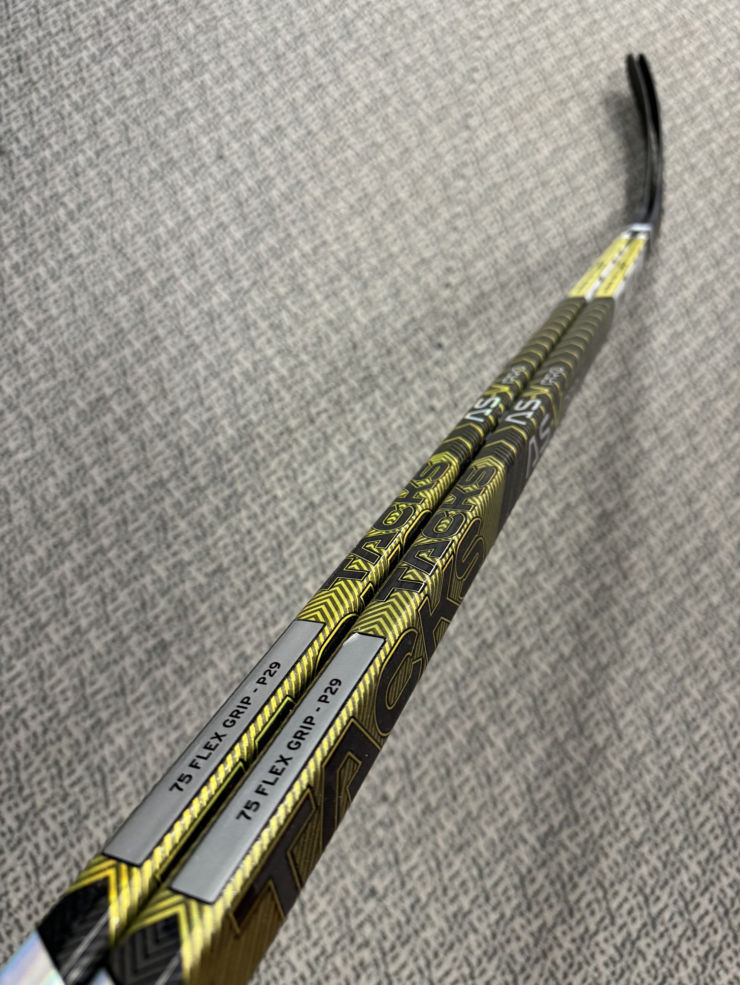 2-Pack CCM AS-V Pro 75 Flex P29 curve right hand sticks | SidelineSwap