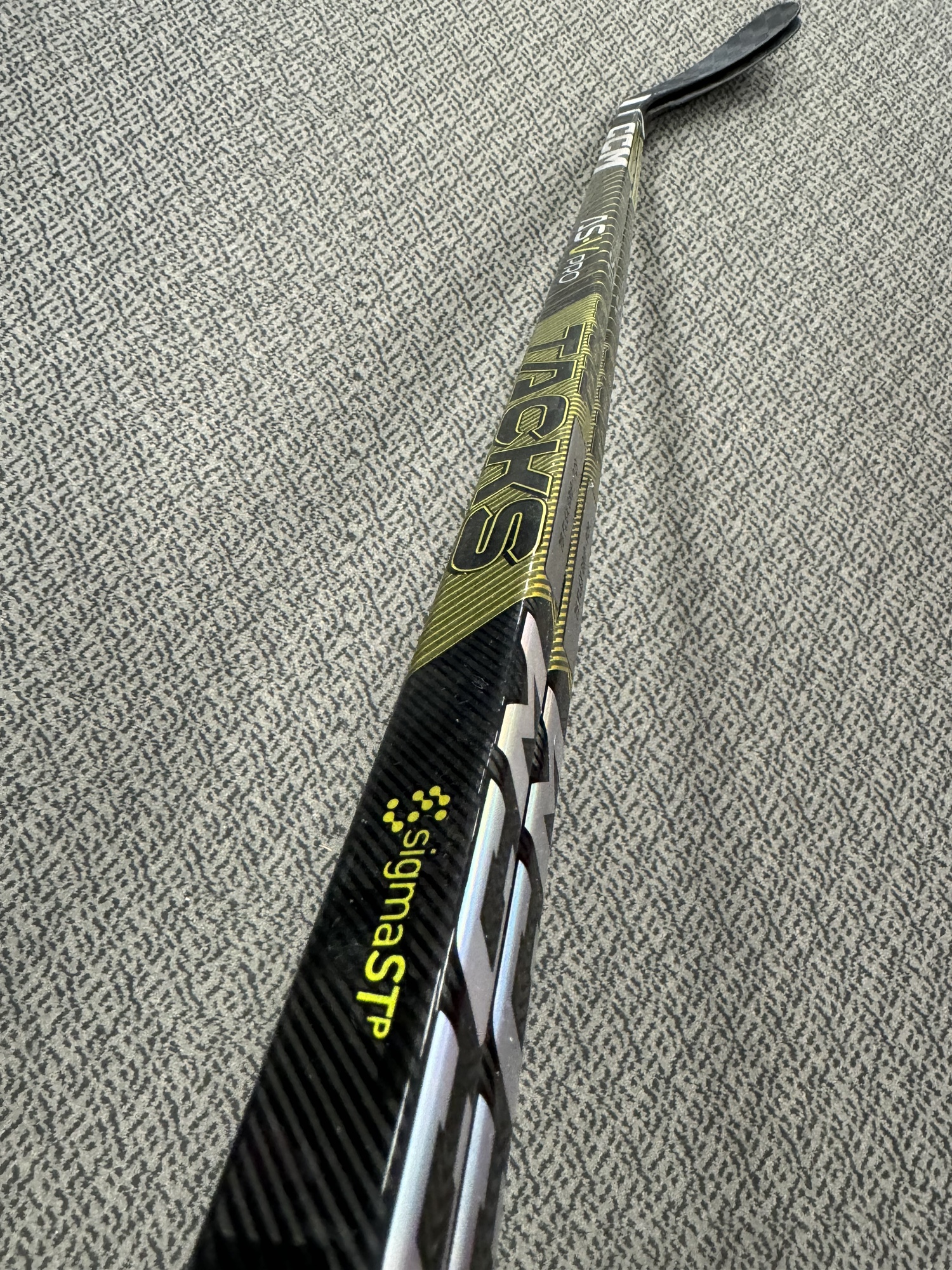 2-Pack CCM AS-V Pro 75 Flex P29 curve right hand sticks | SidelineSwap